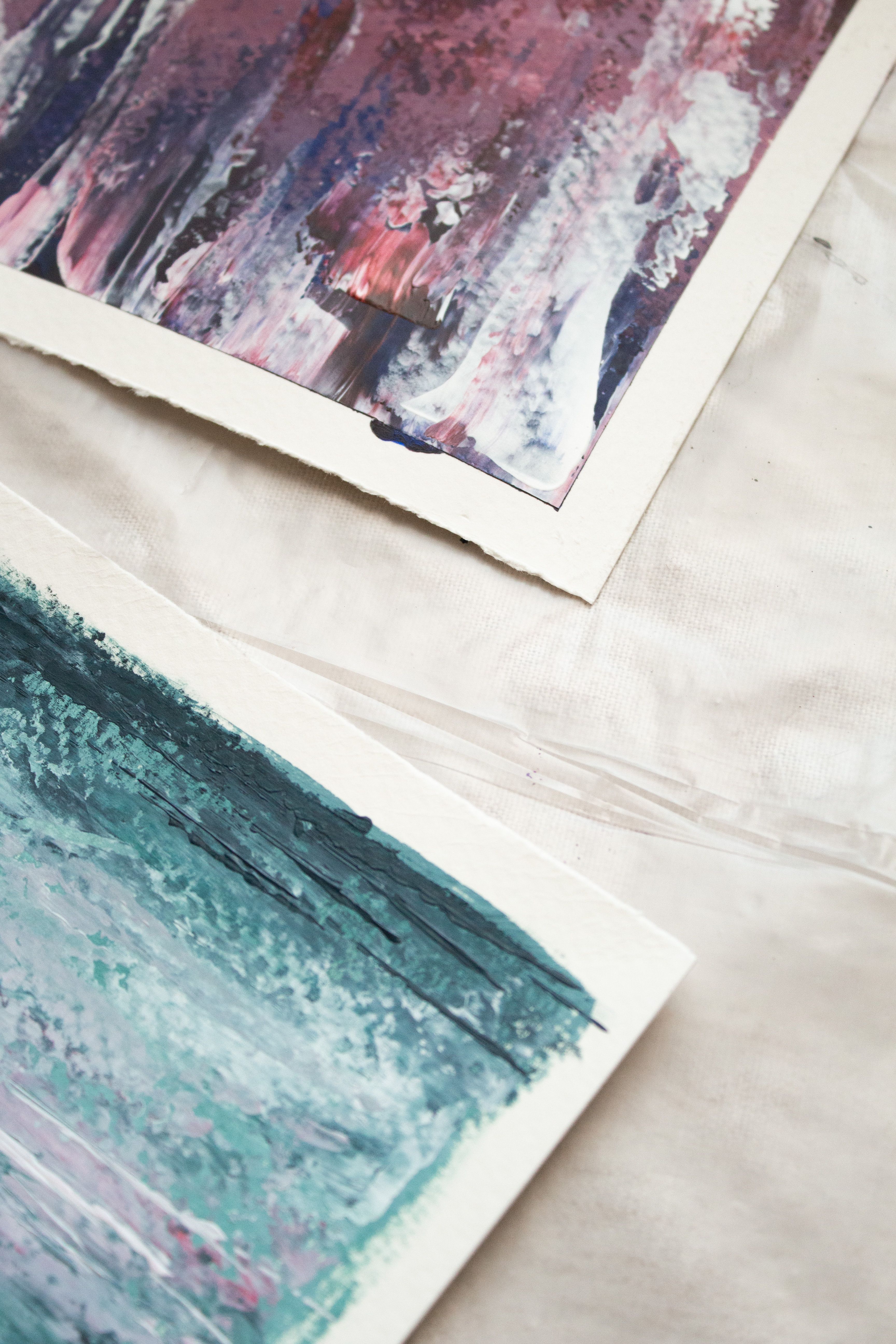 Close-Up Shot of a Painter Doing an Abstract Painting · Free Stock Photo