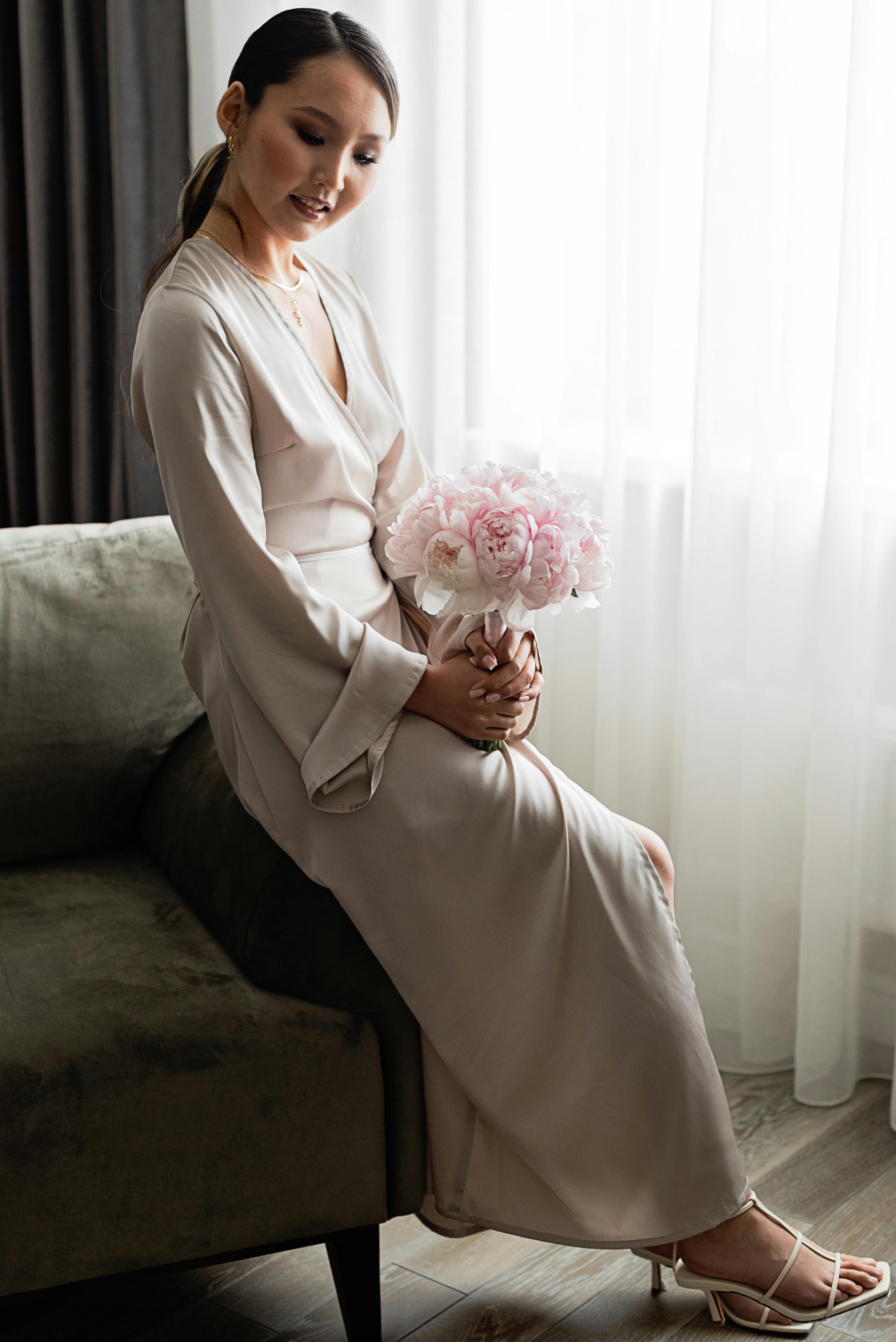 Bride Sitting Down Photos, Download The BEST Free Bride Sitting Down ...