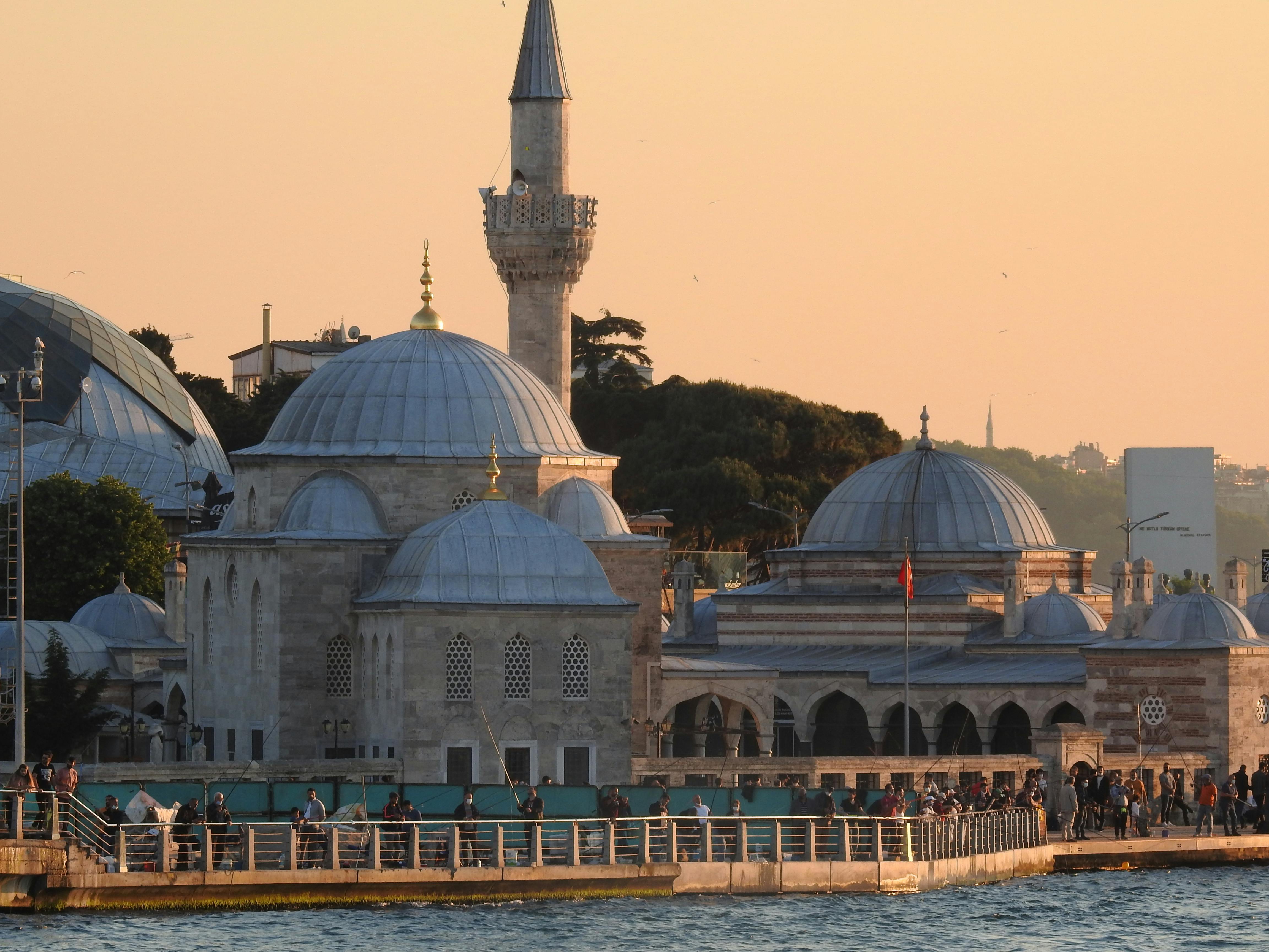 Istanbul at Sunset · Free Stock Photo