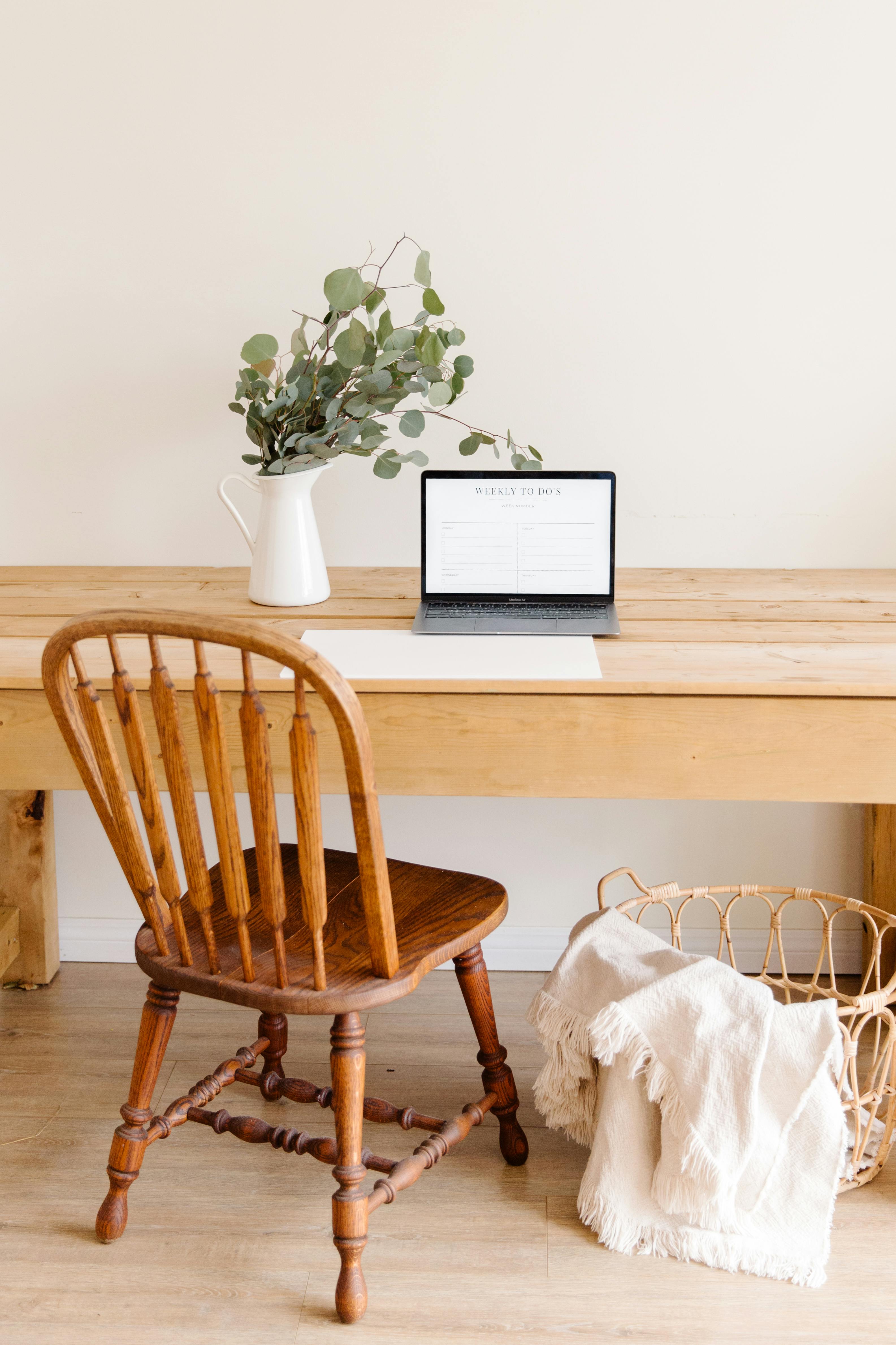 Chair, Table and Laptop · Free Stock Photo