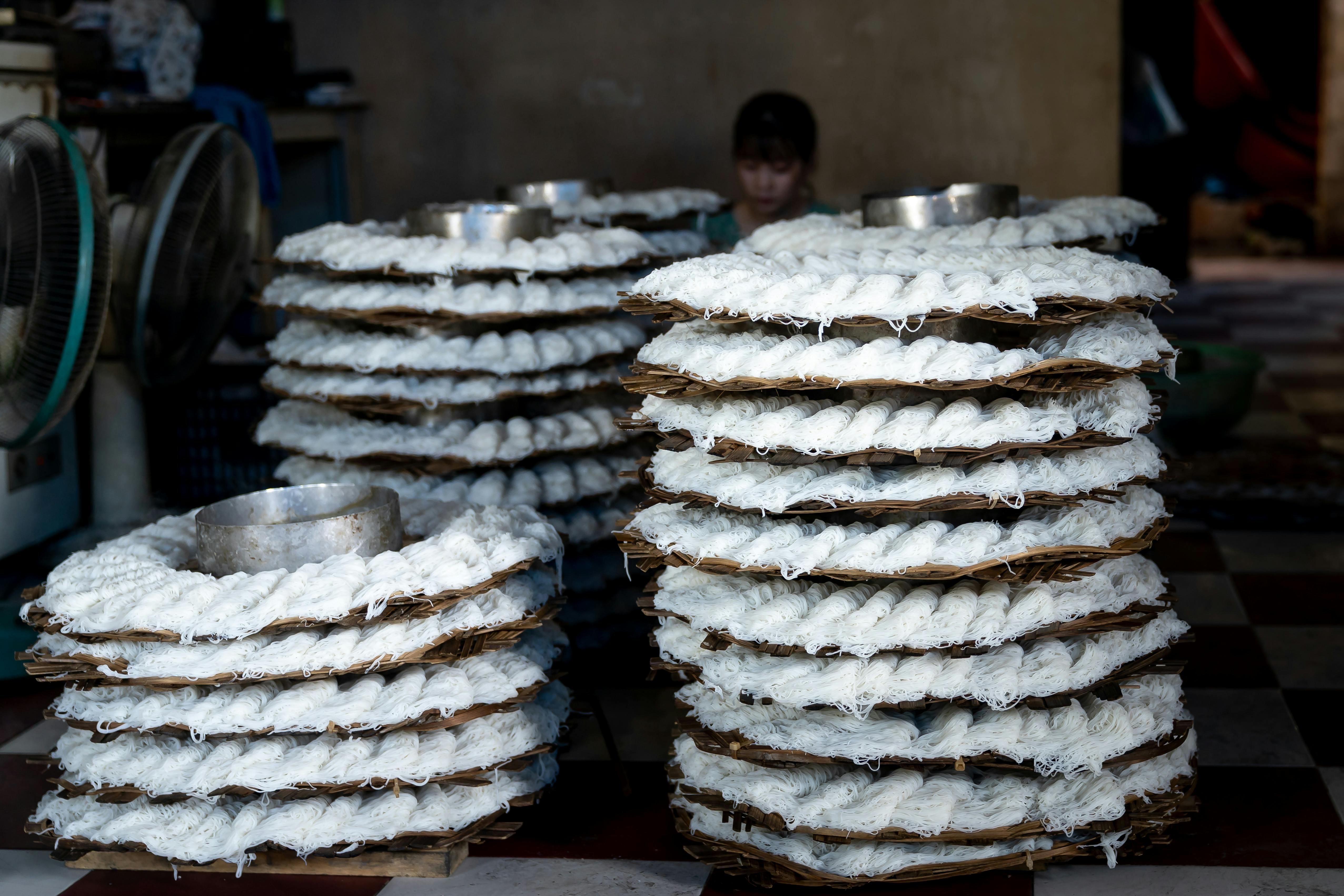 Noodles Manufacturing Photos, Download The BEST Free Noodles ...