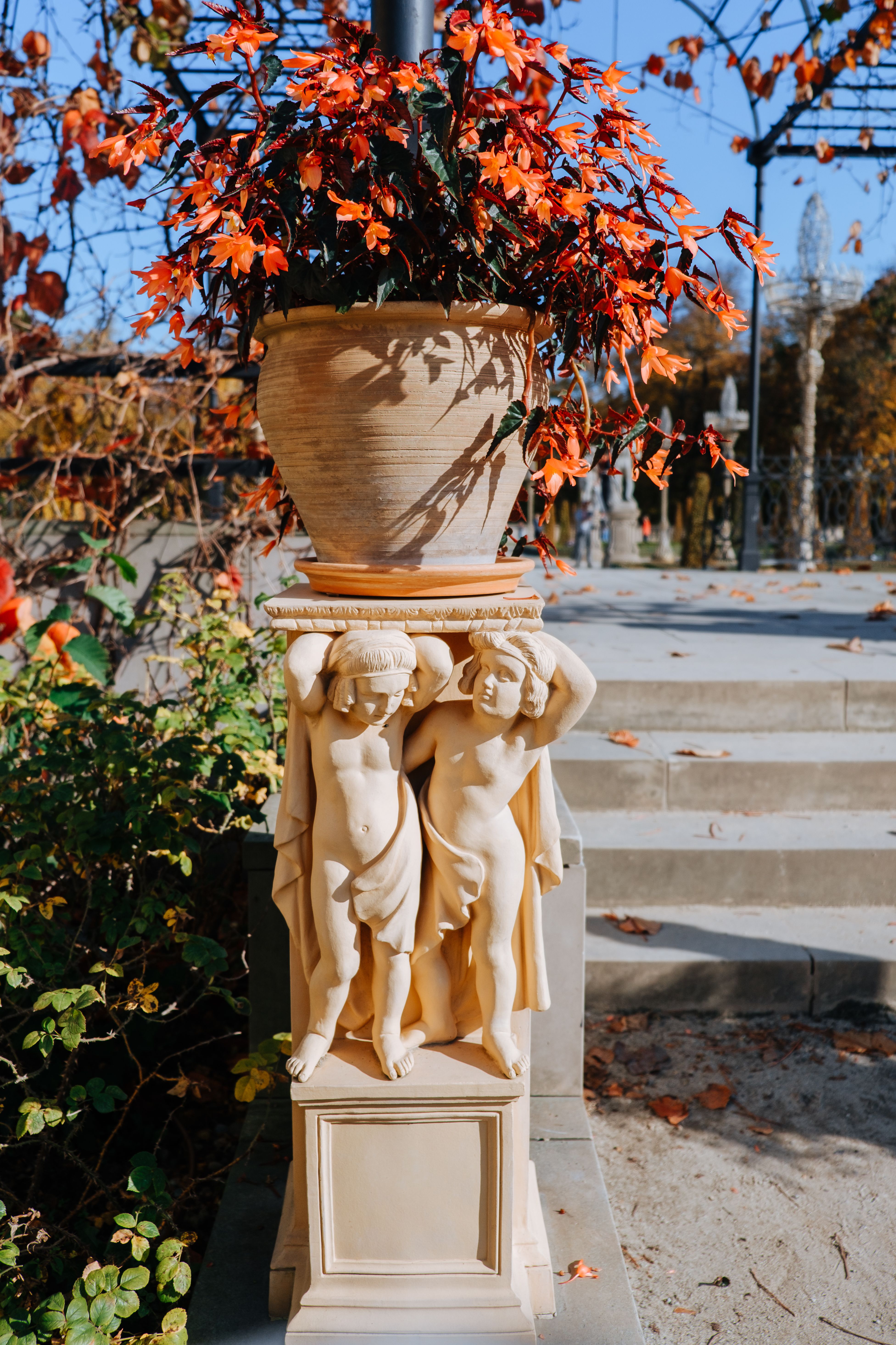 Statues Used as Pot Holders · Free Stock Photo