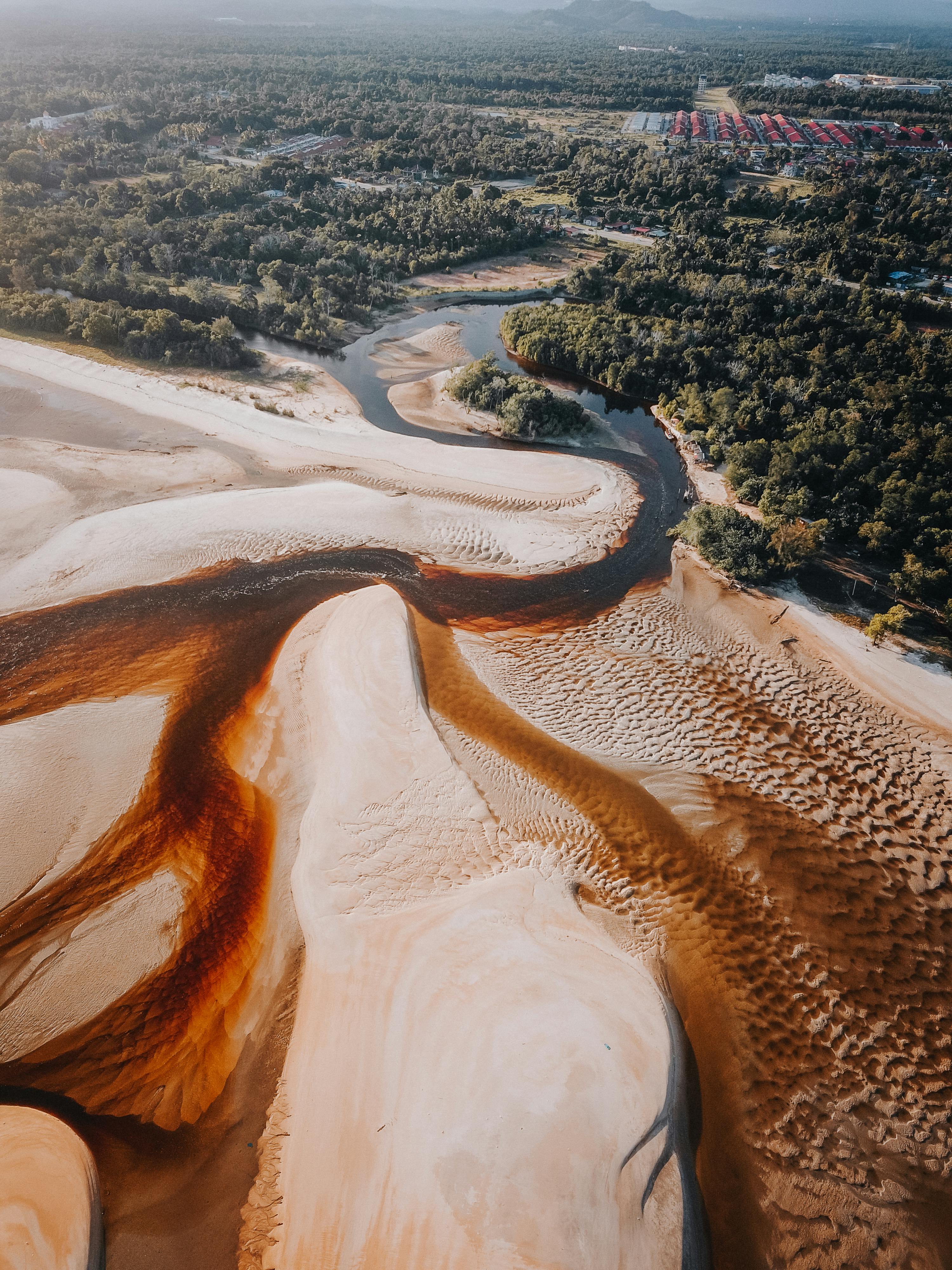 Clear Sky over Estuary · Free Stock Photo