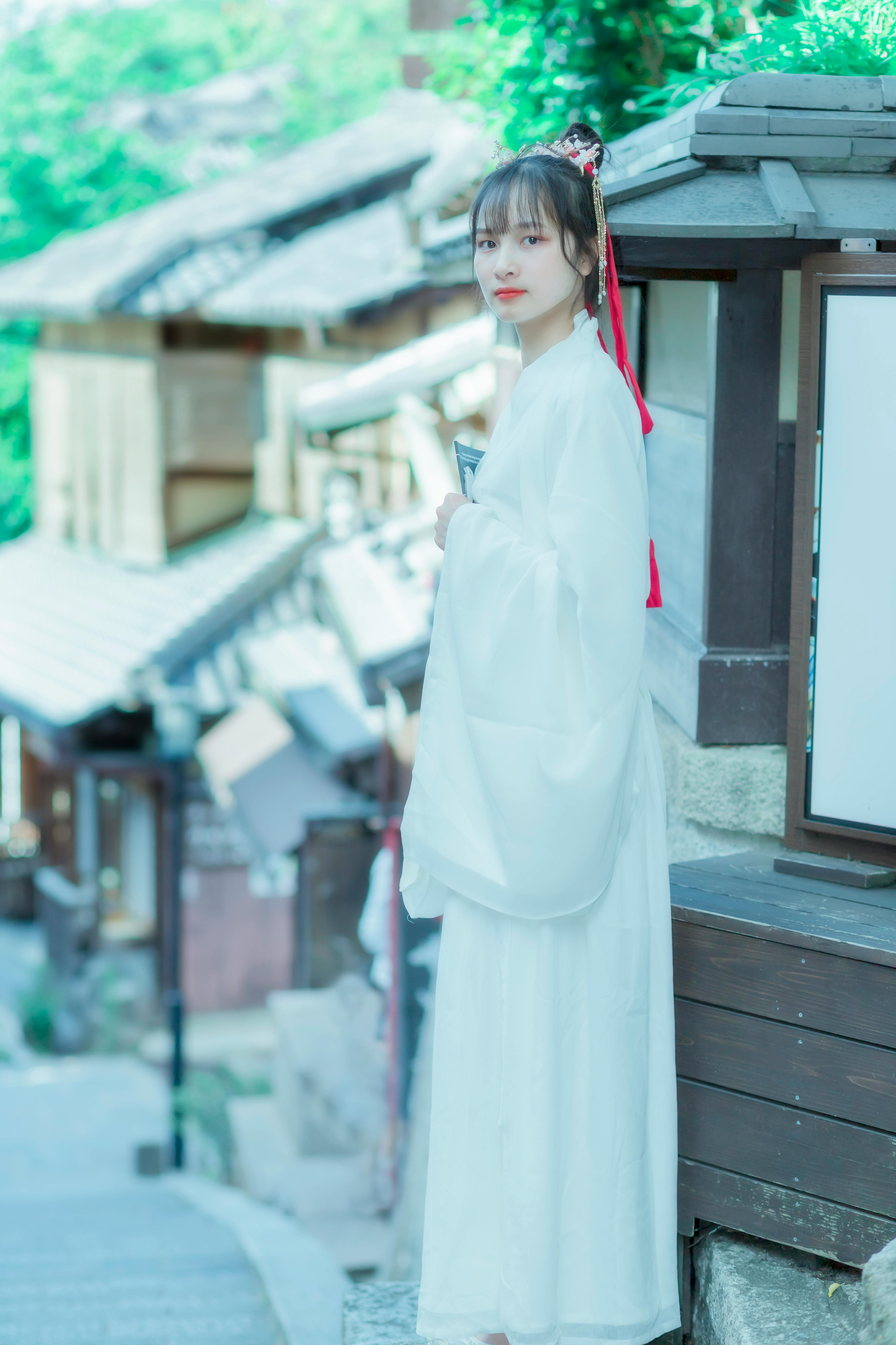 Beautiful Woman in Traditional Asian Clothing · Free Stock Photo