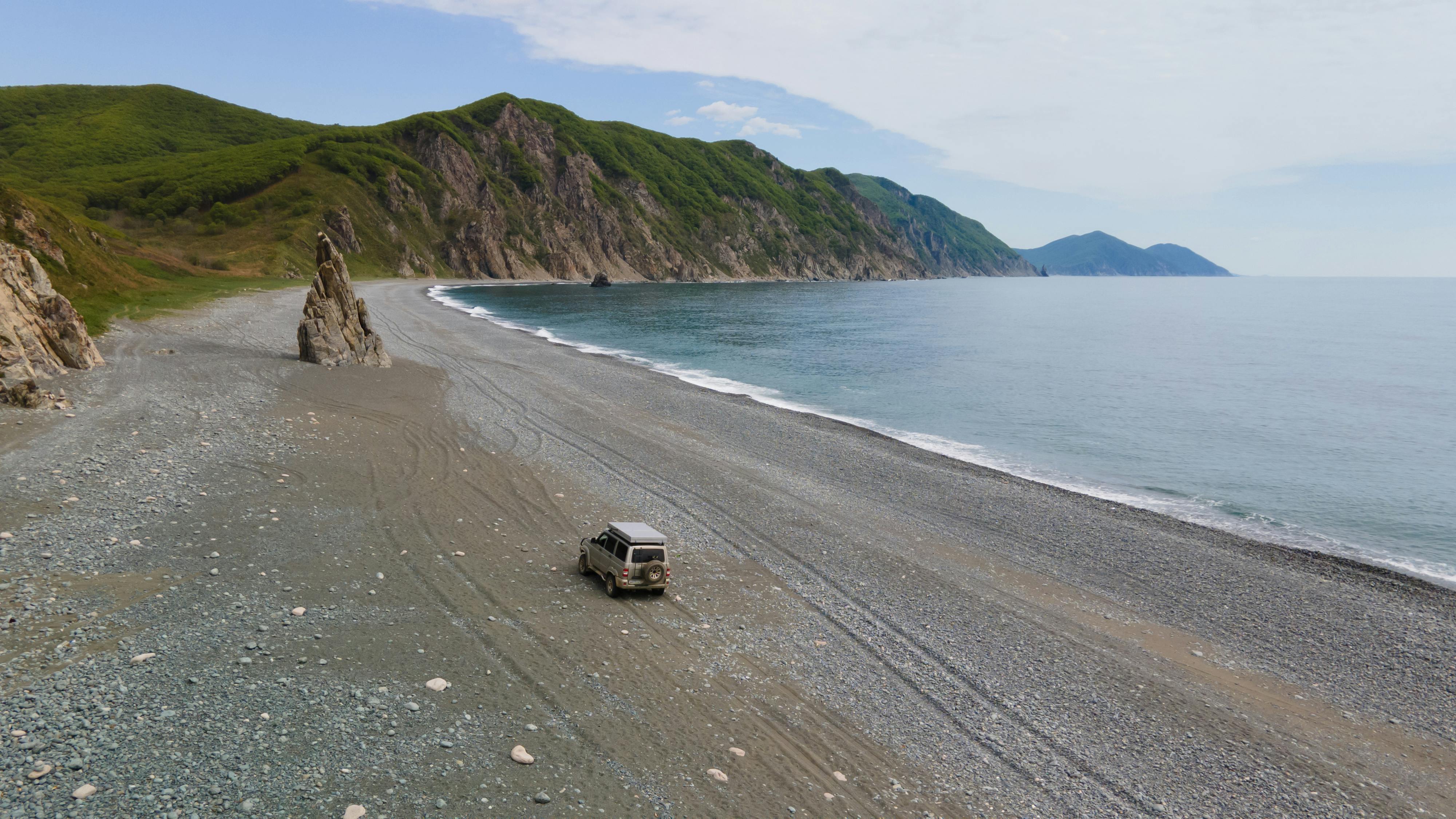 Aerial Drive Off Cliff Photos, Download The BEST Free Aerial Drive Off ...