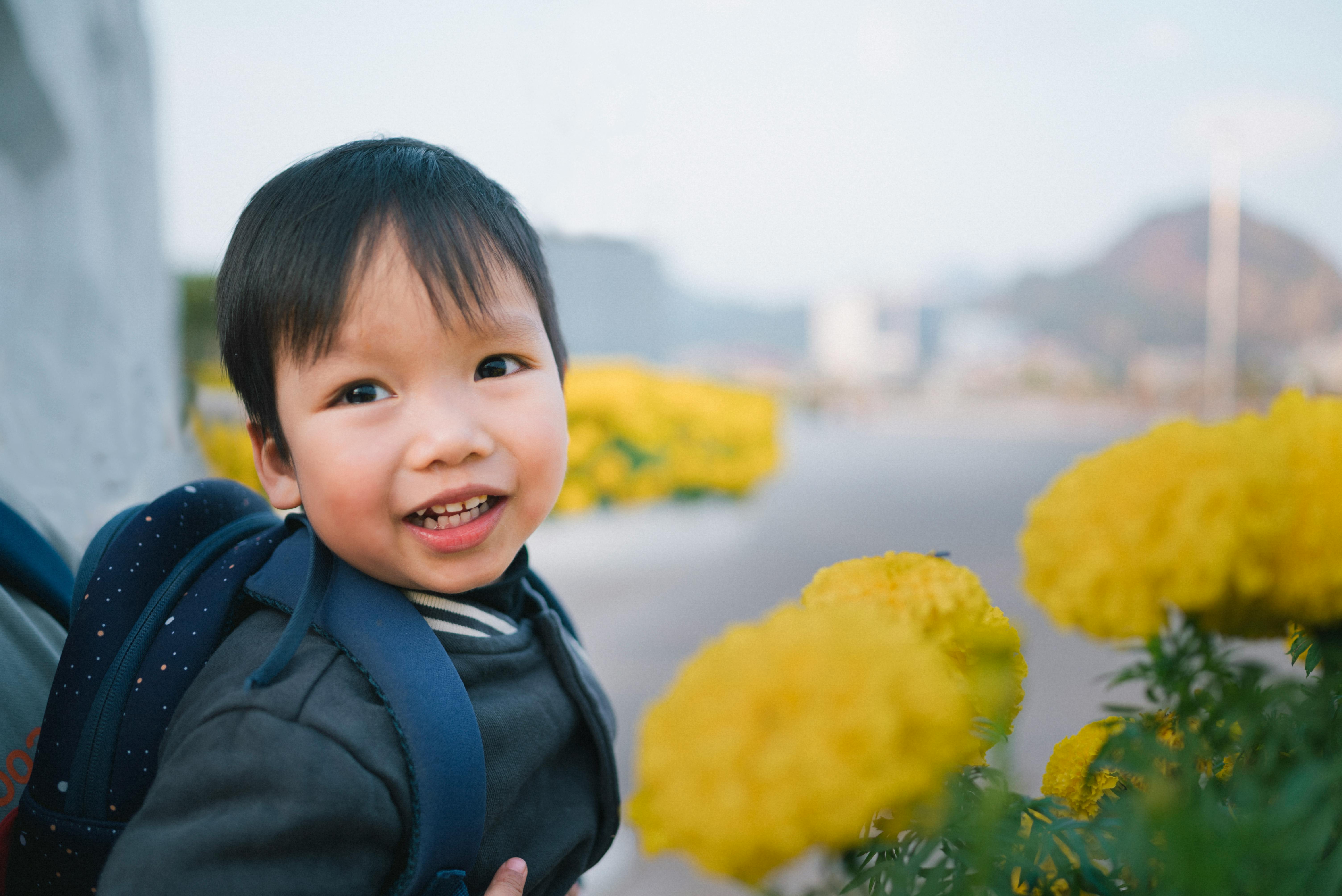 Toddler With Backpack Photos, Download The BEST Free Toddler With ...