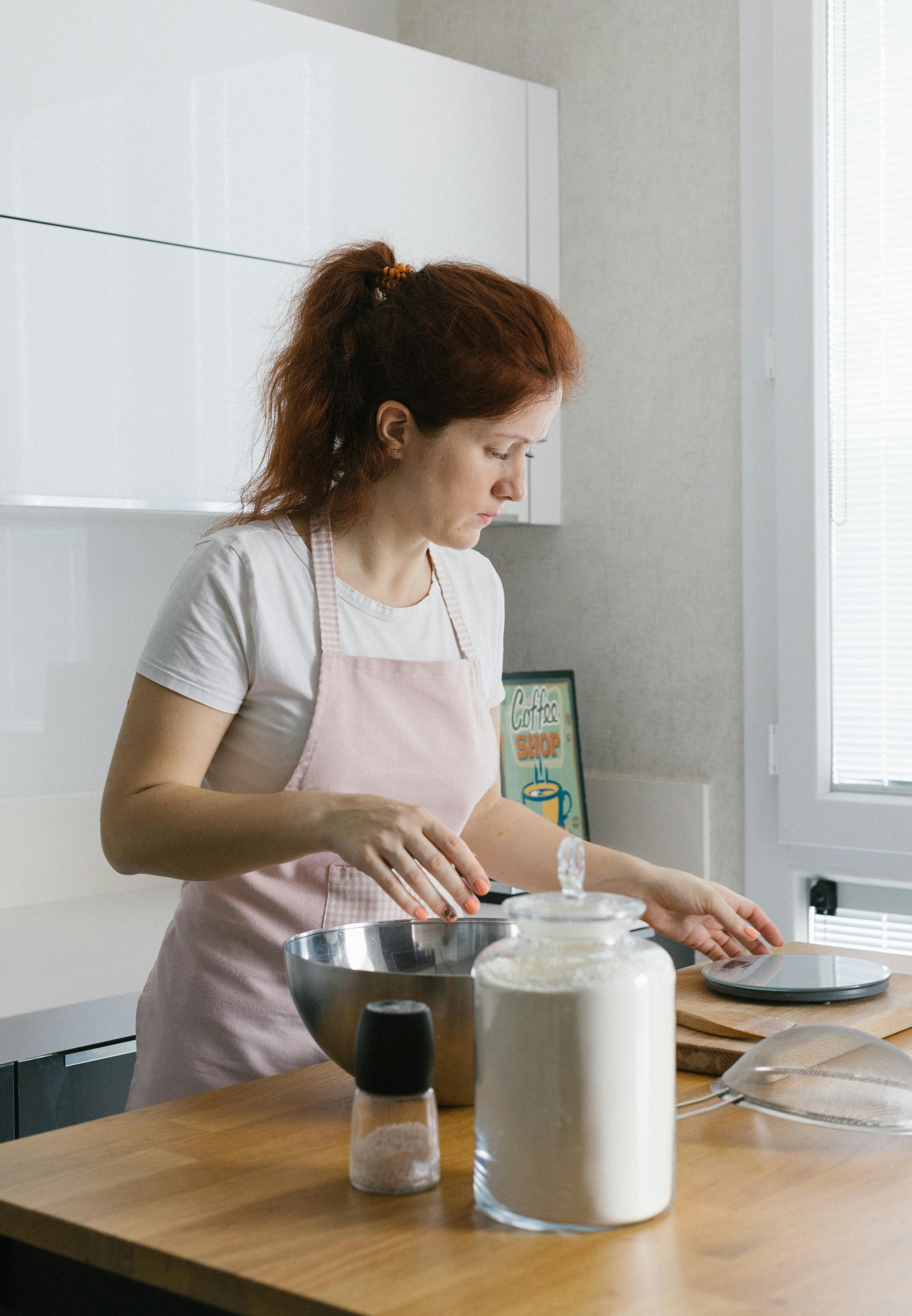 400,000+ Best Woman Cook Photos · 100% Free Download · Pexels Stock Photos