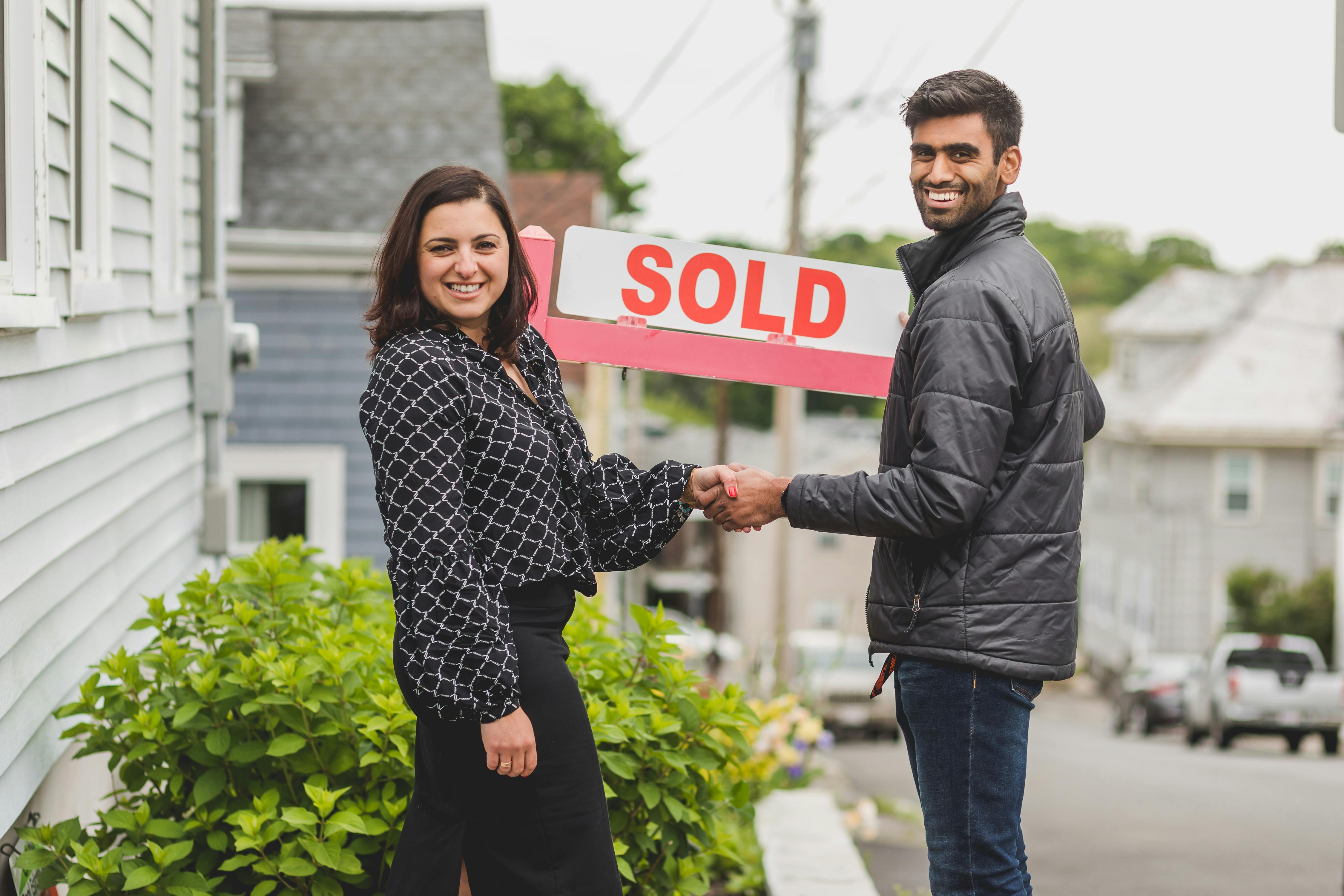 A Business Deal Done for Home Buying · Free Stock Photo