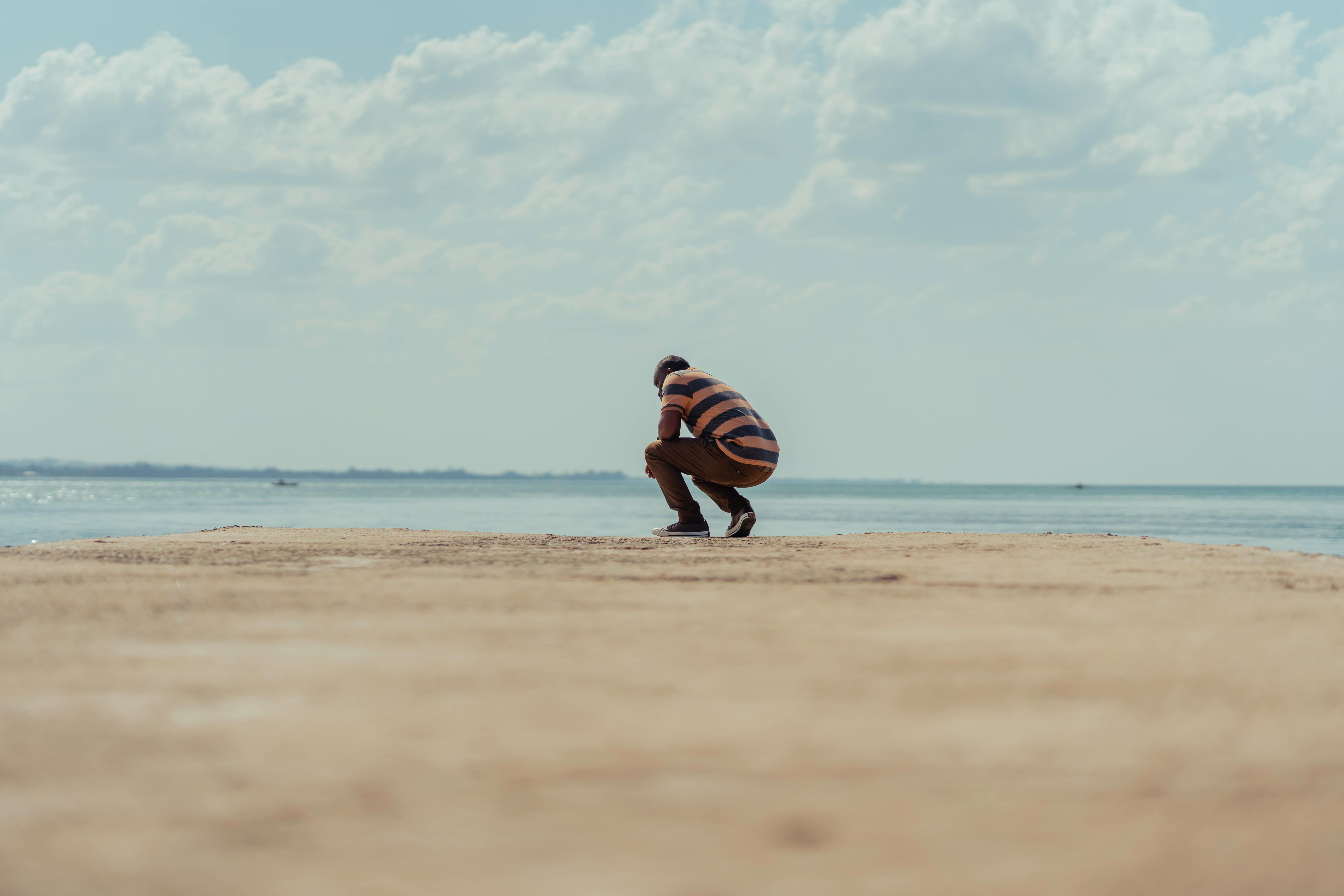 Man Crouching Back Photos, Download The BEST Free Man Crouching Back ...