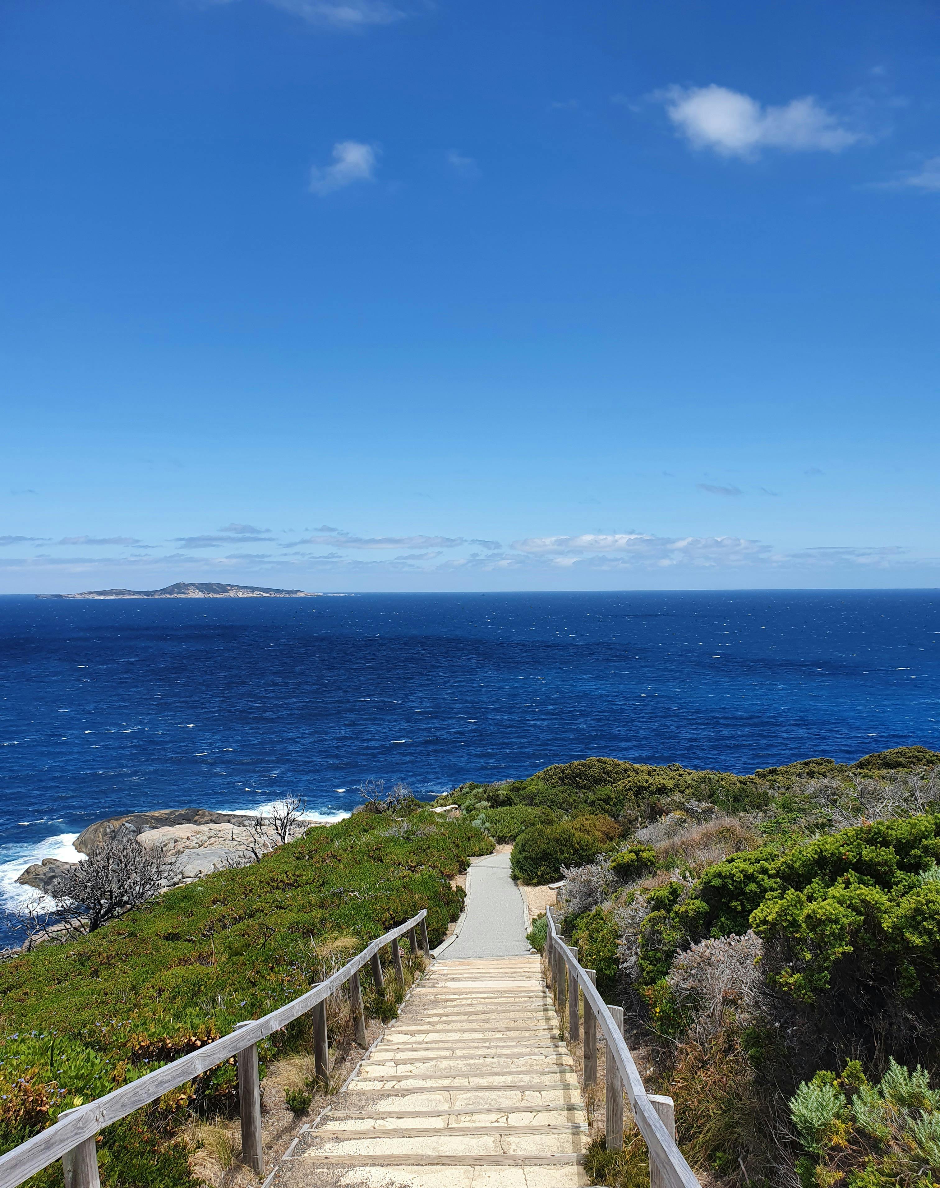 Footpath to Sea Shore · Free Stock Photo