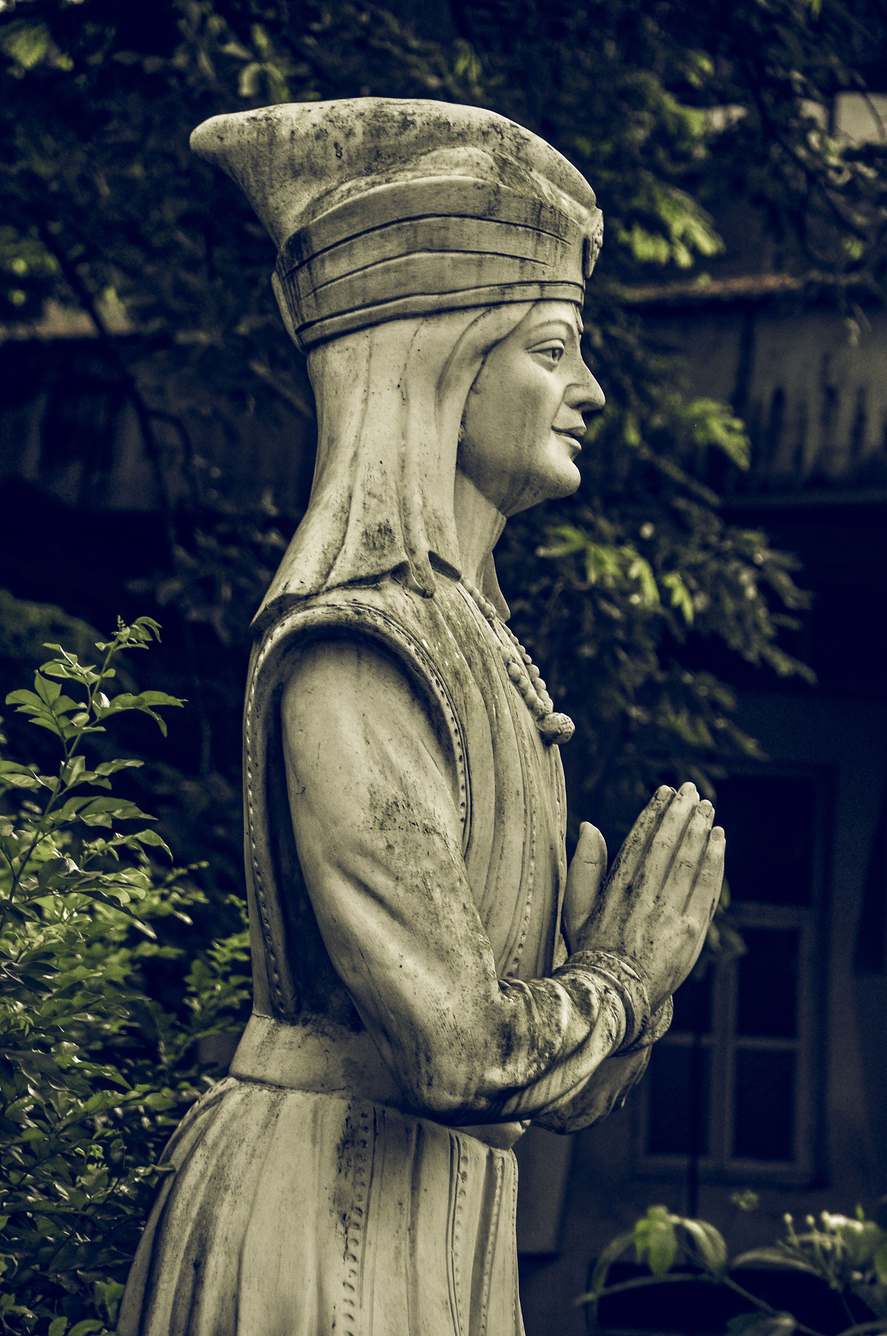 Close Up Praying Sculpture · Free Stock Photo