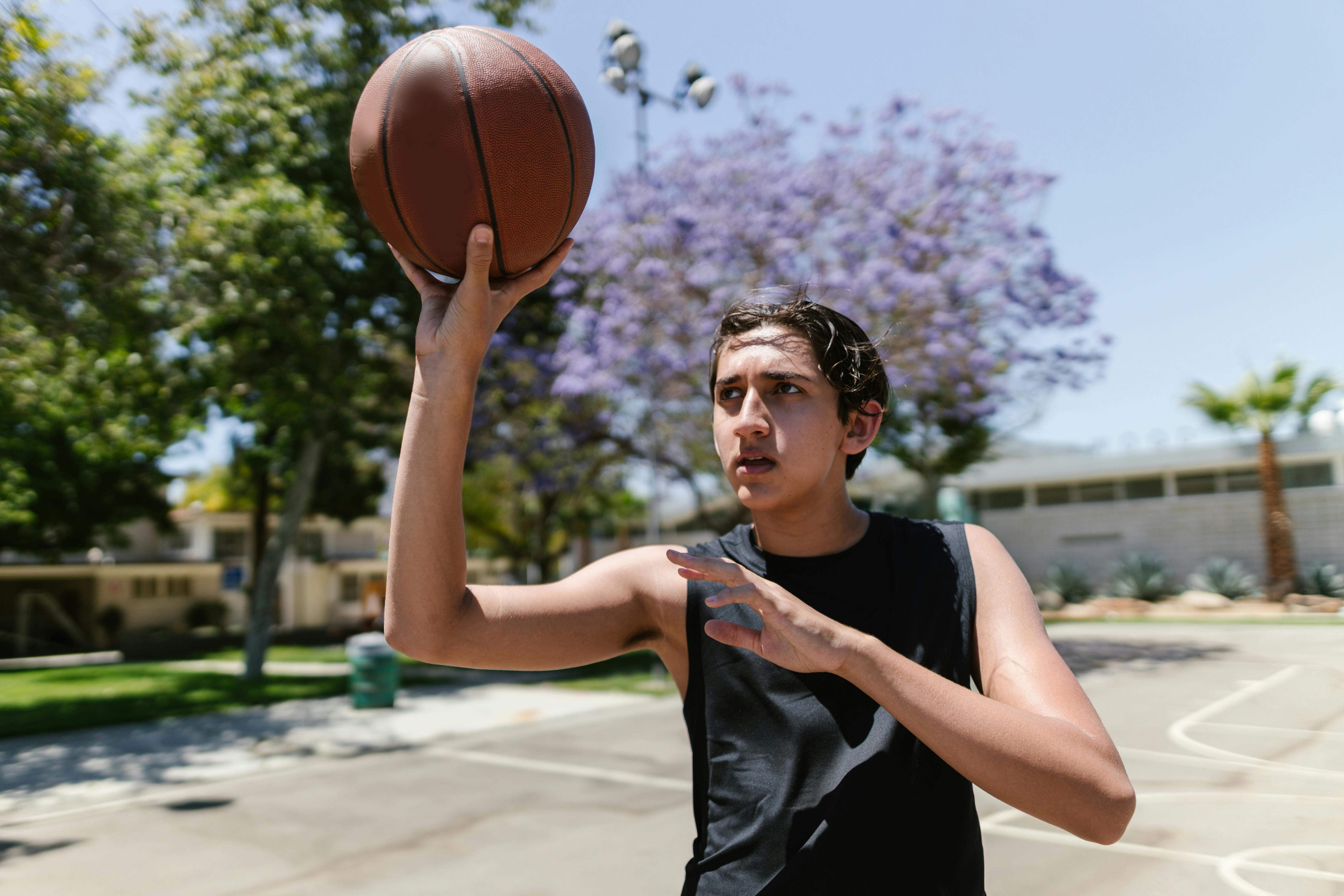 Ball Shooting Photos, Download The BEST Free Ball Shooting Stock Photos ...