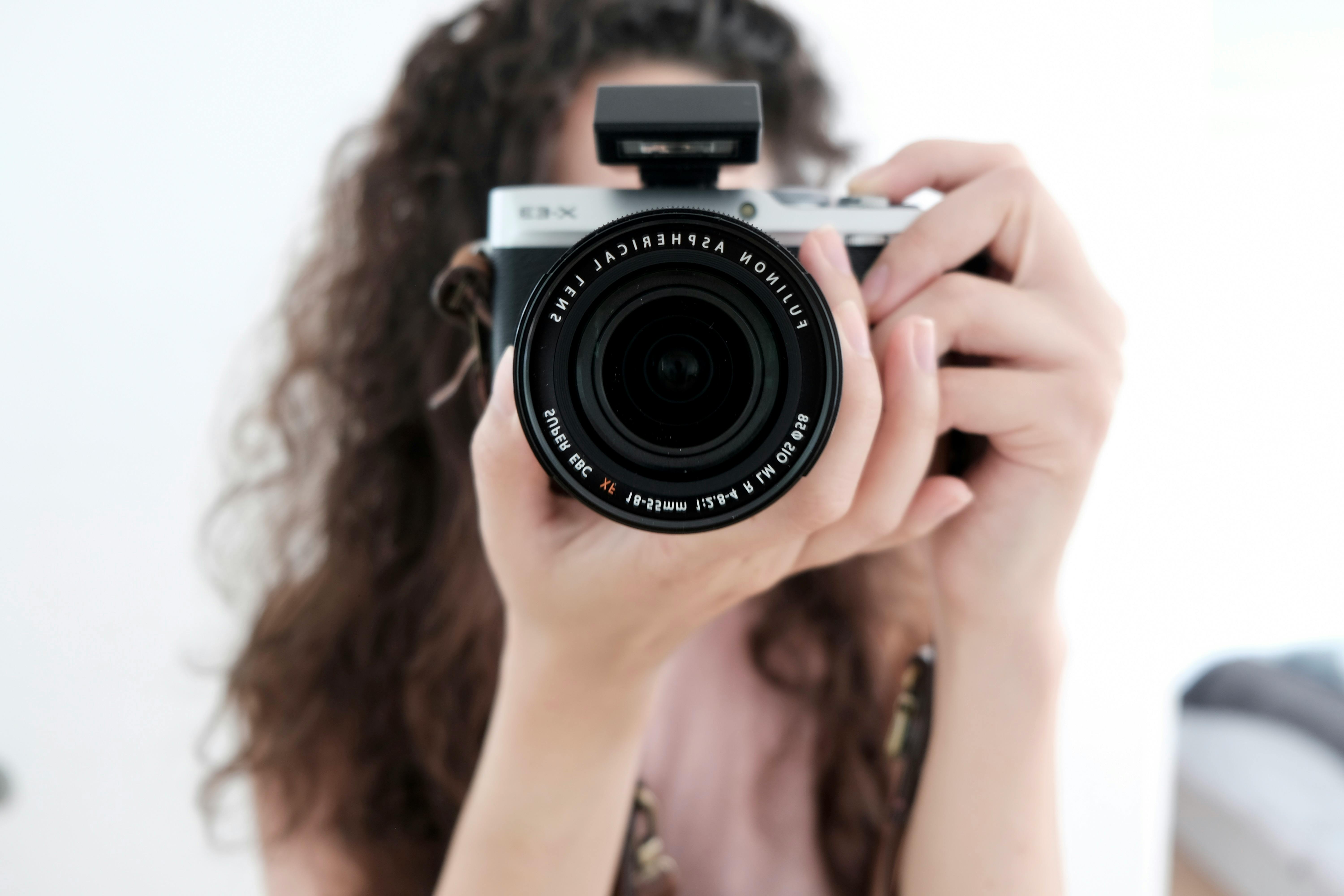 Grey and Black Camera · Free Stock Photo