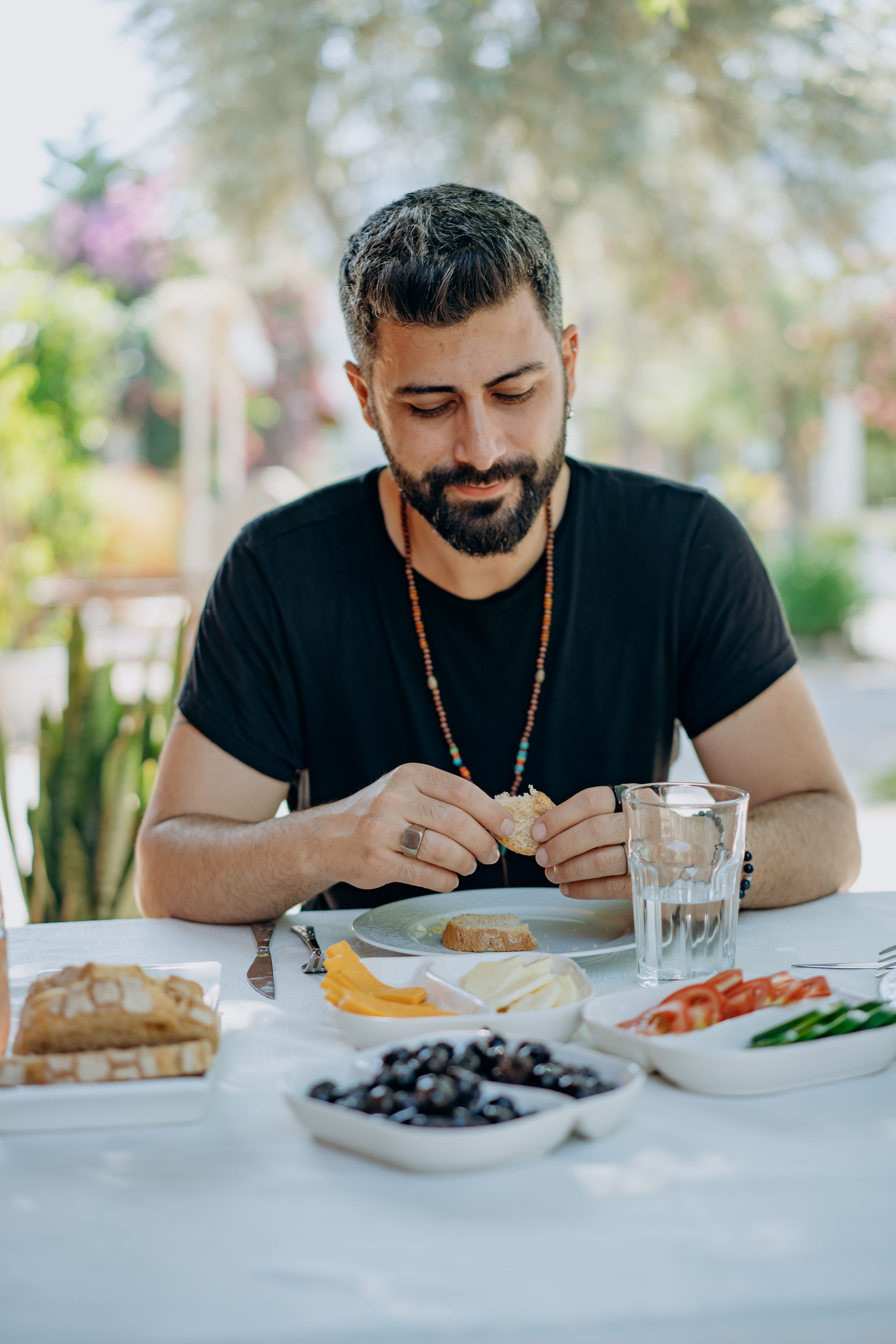 Man Eating Bread Photos, Download The BEST Free Man Eating Bread Stock ...