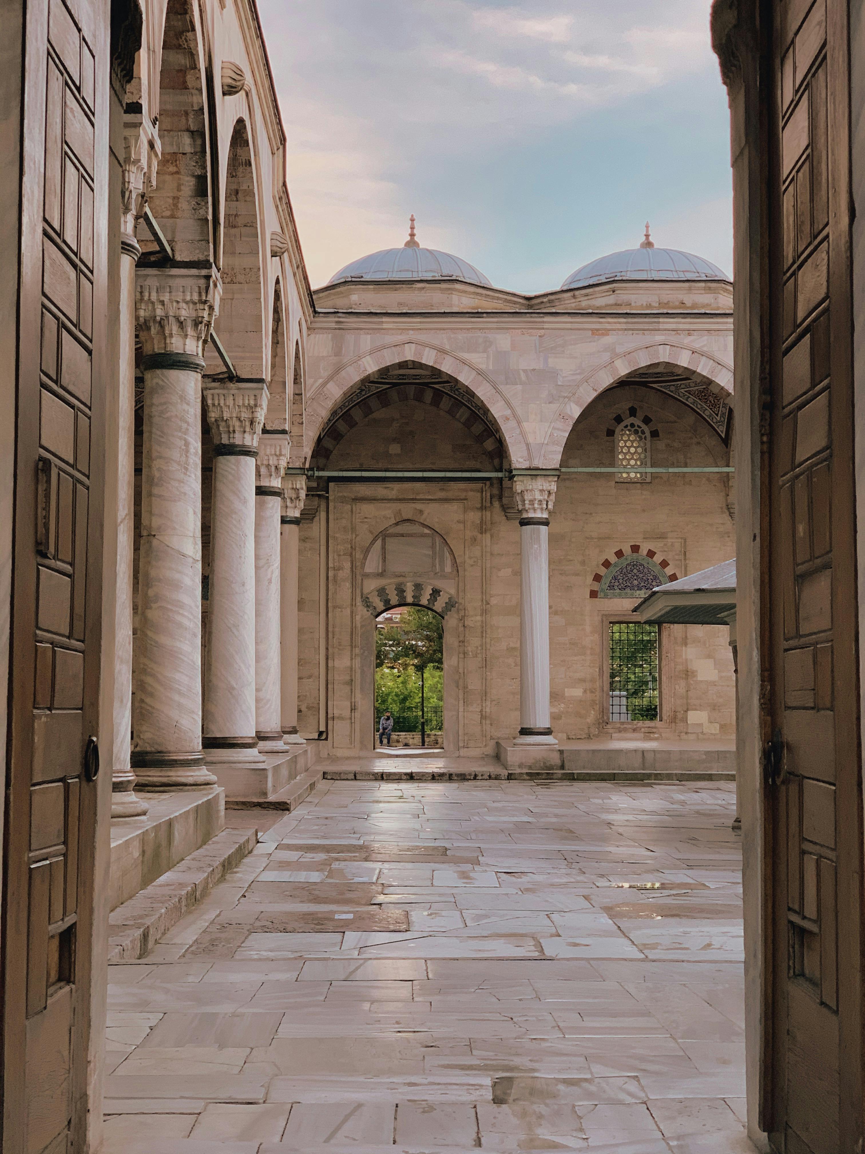 Courtyard of Mosque · Free Stock Photo