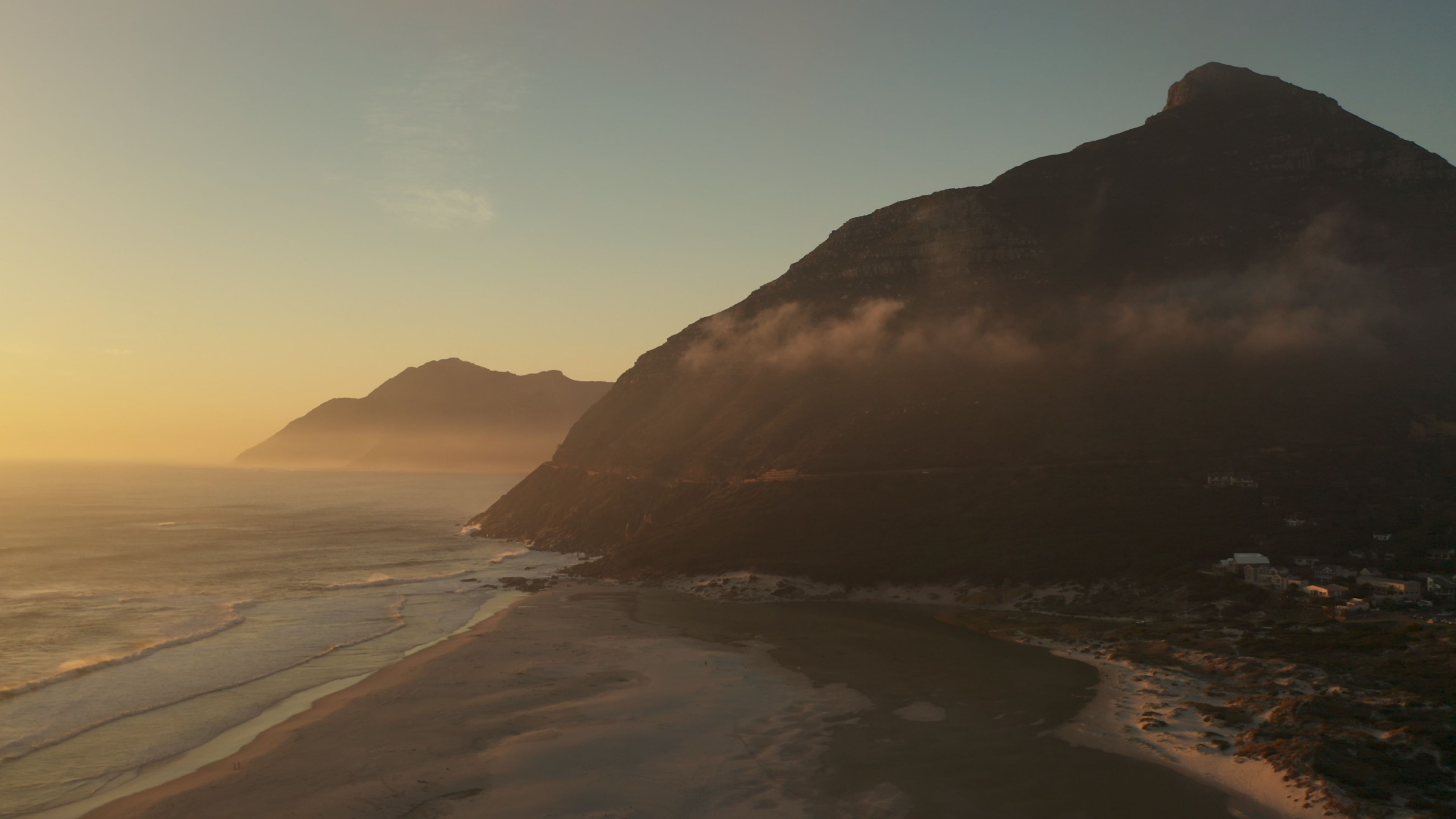 Aerial Photography of a Shore · Free Stock Photo
