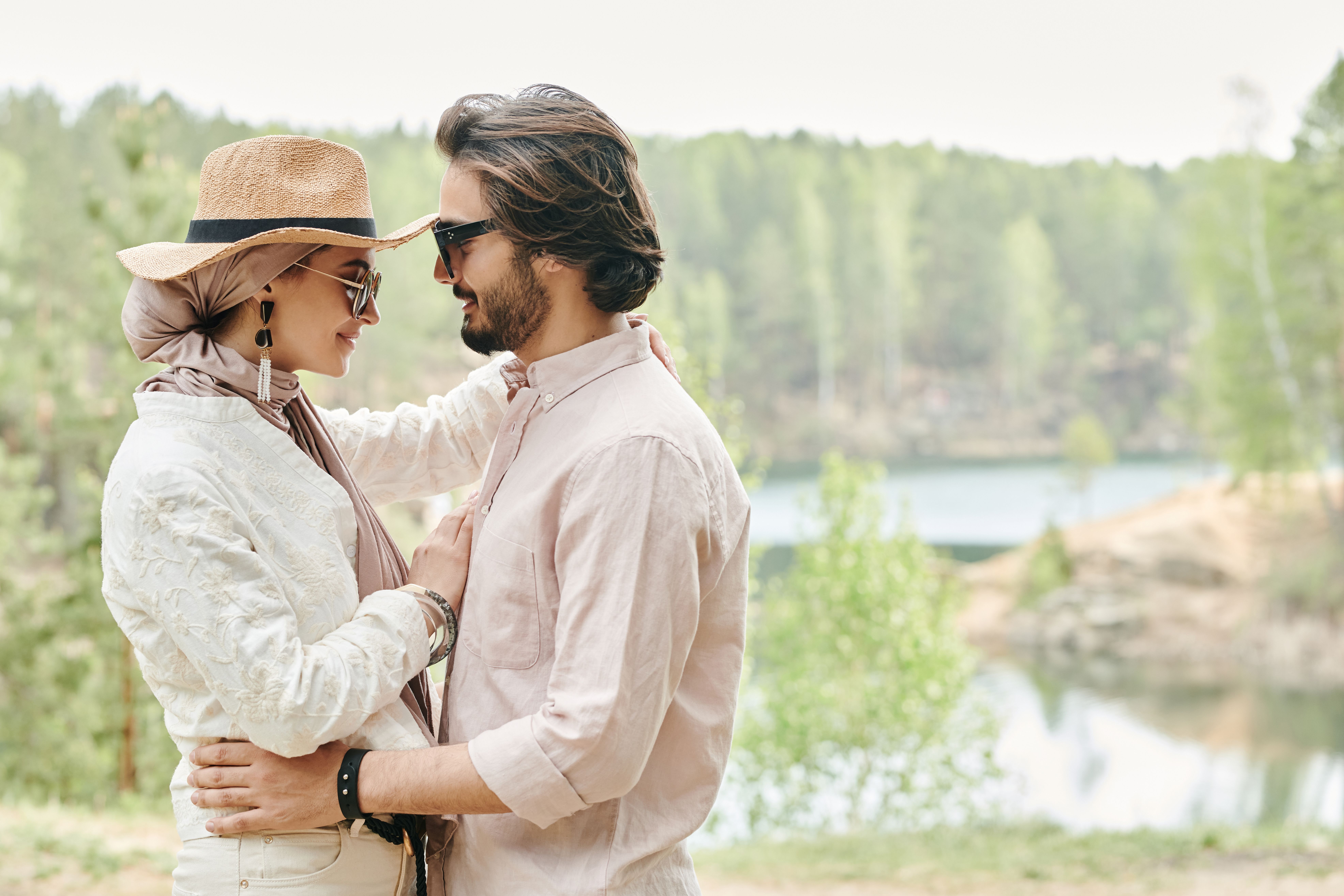 Couple Facing Each Other · Free Stock Photo