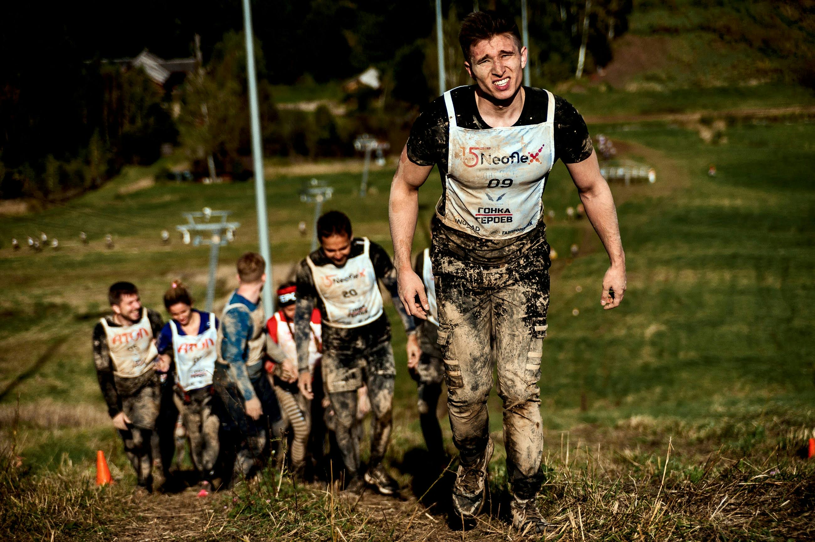 Contestants Climbing Uphill · Free Stock Photo