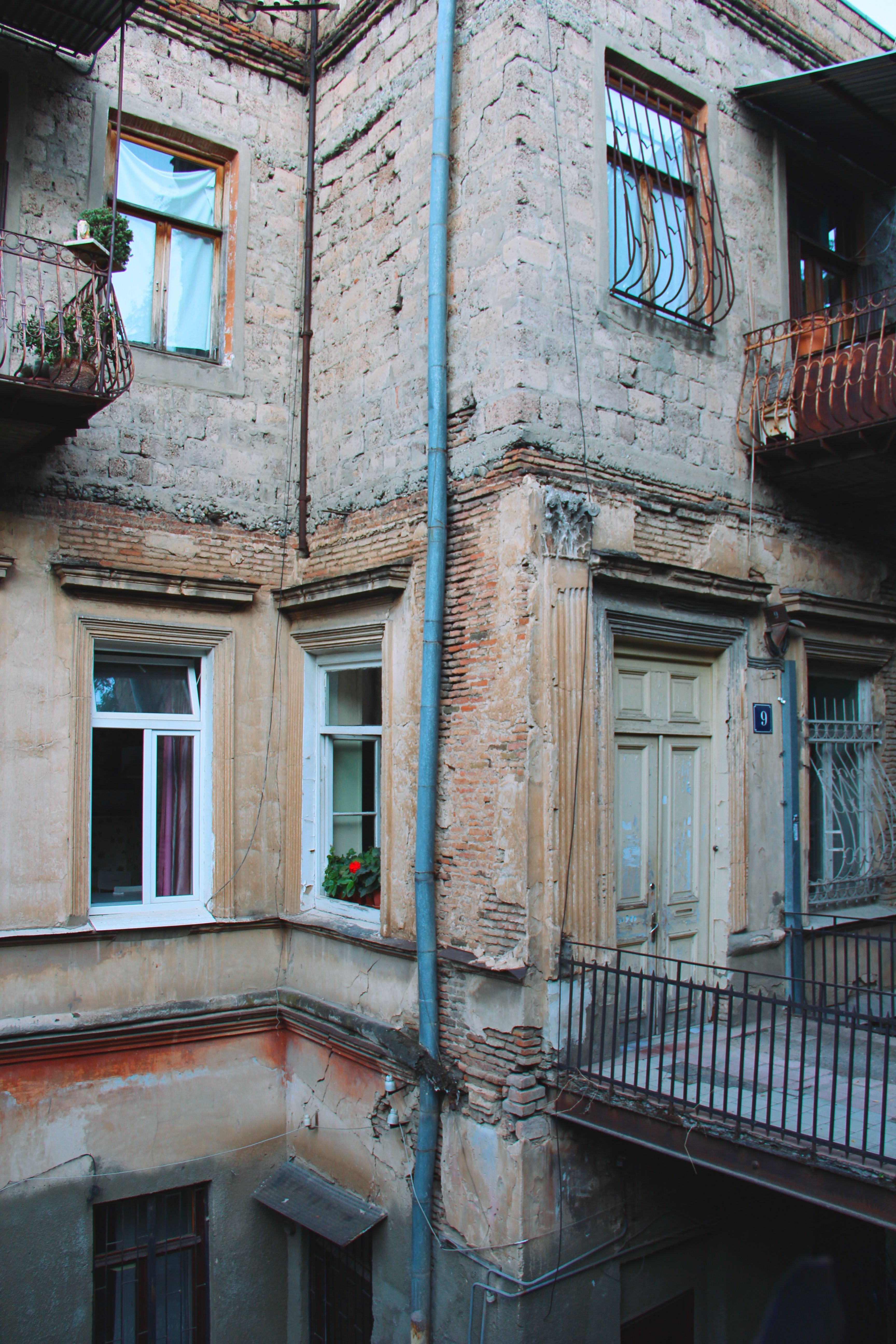 Facade of Motel · Free Stock Photo
