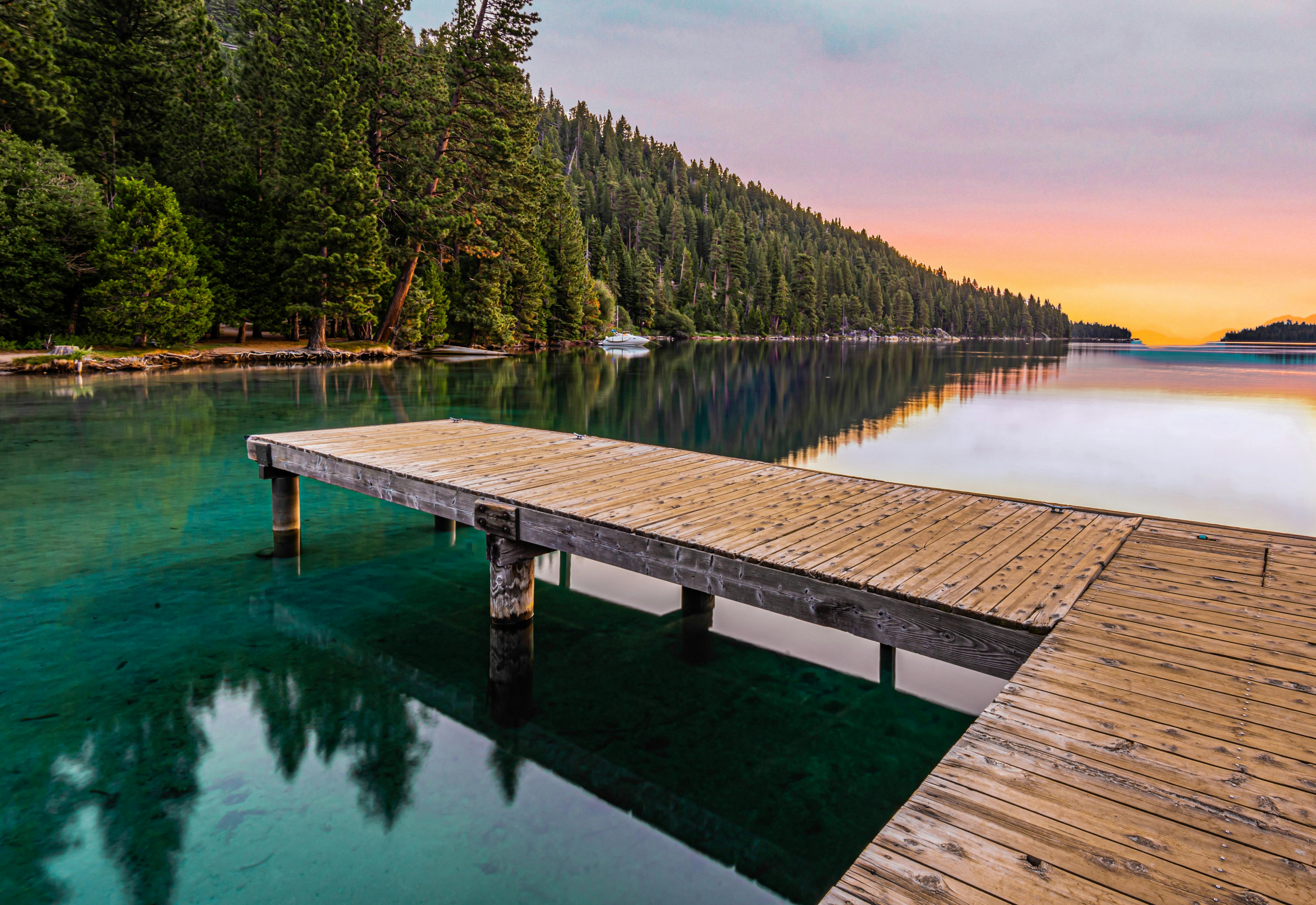 Brown Wooden Dock on the Lake · Free Stock Photo