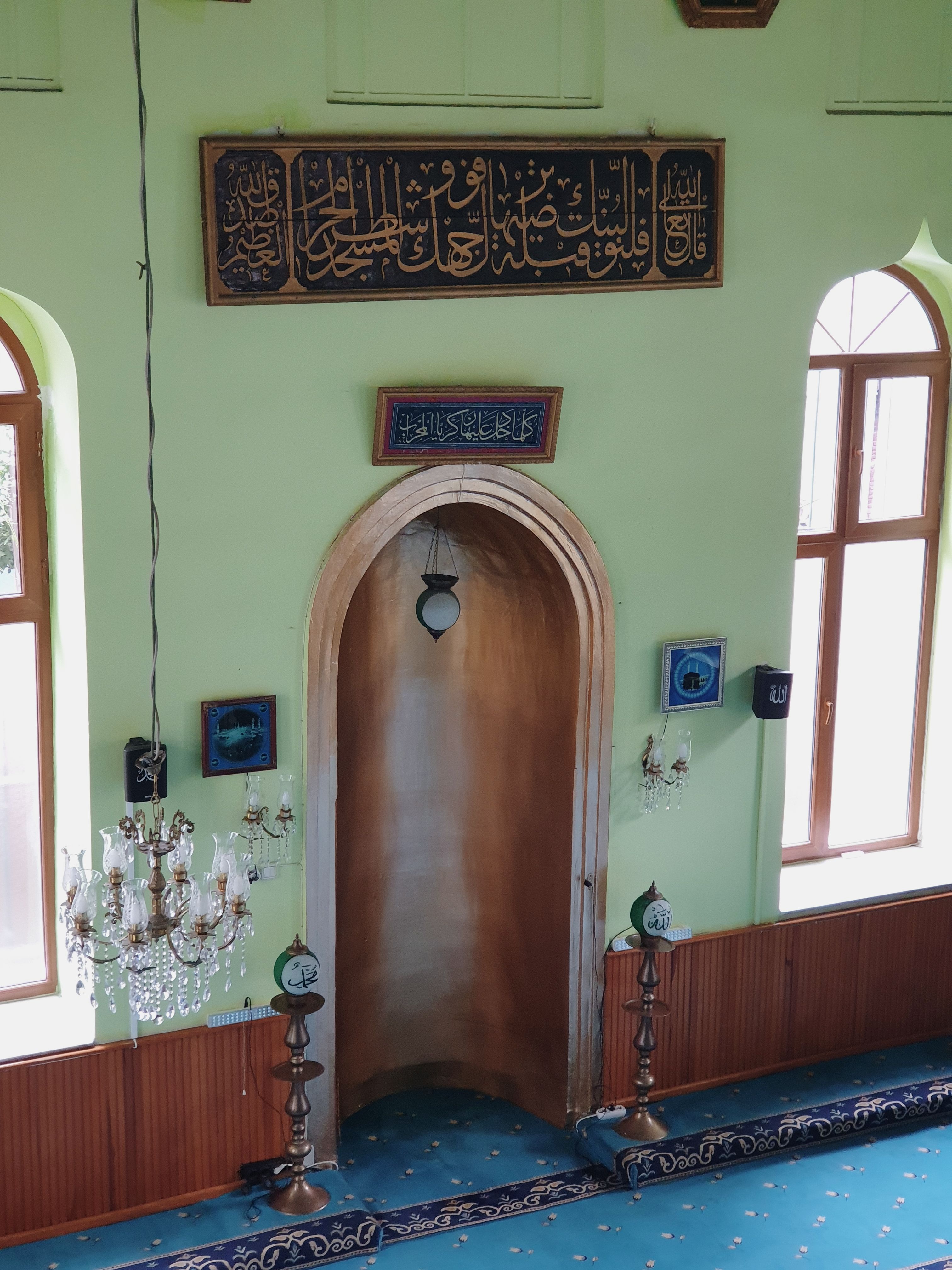 Golden Interior of Mosque · Free Stock Photo
