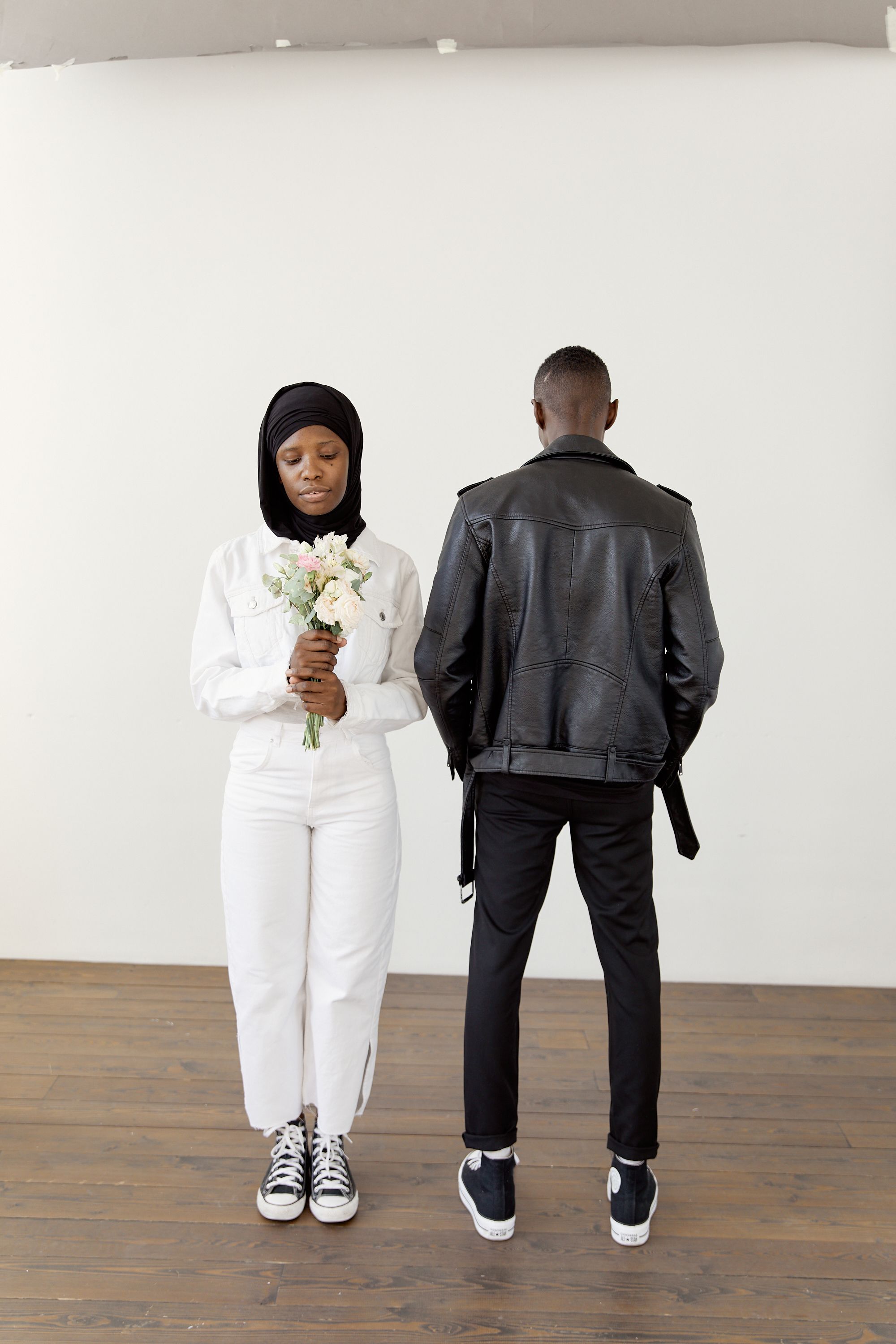 African American Hijabi With Her Back Turned Photos, Download The BEST ...