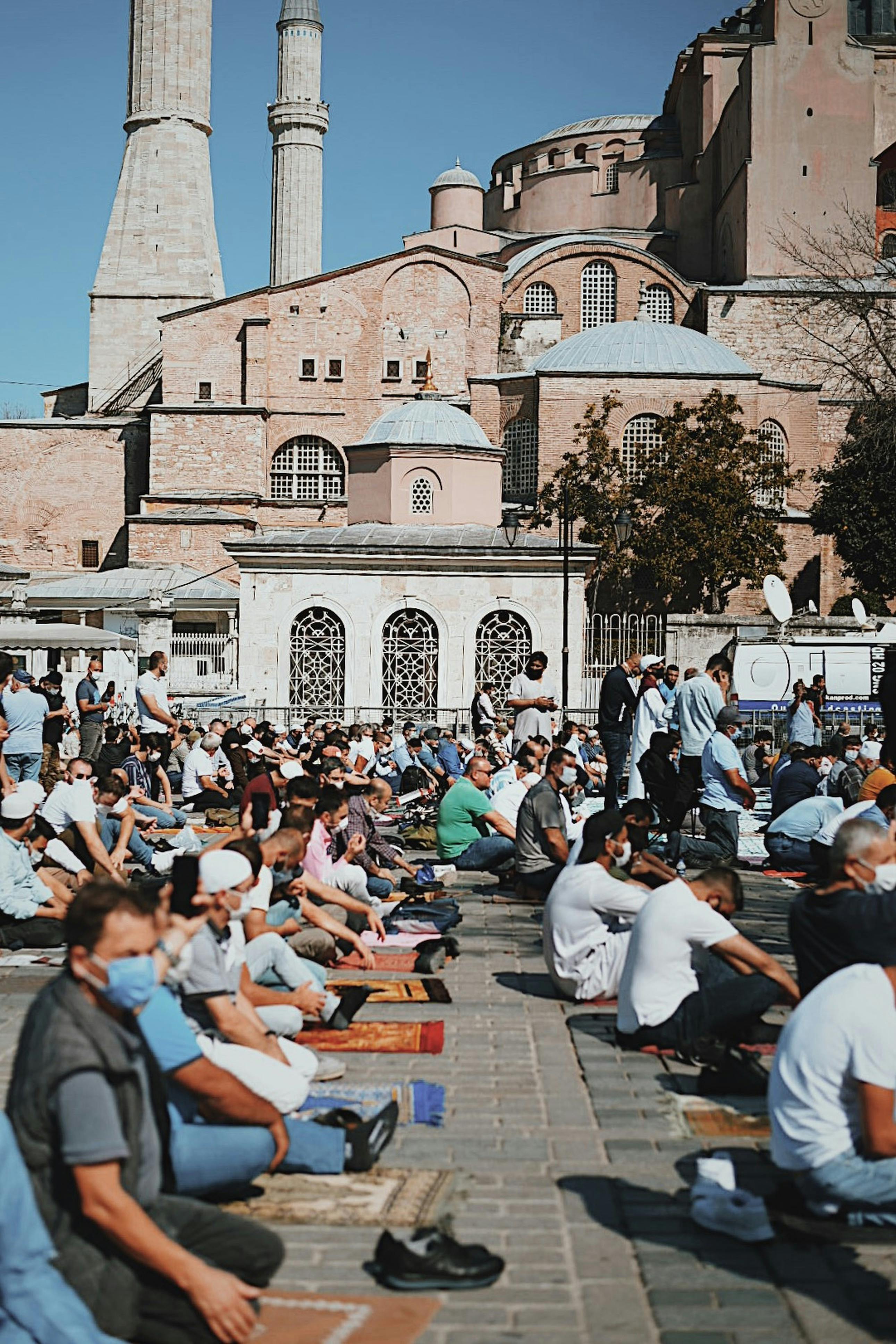 People Gathering during Sunset · Free Stock Photo