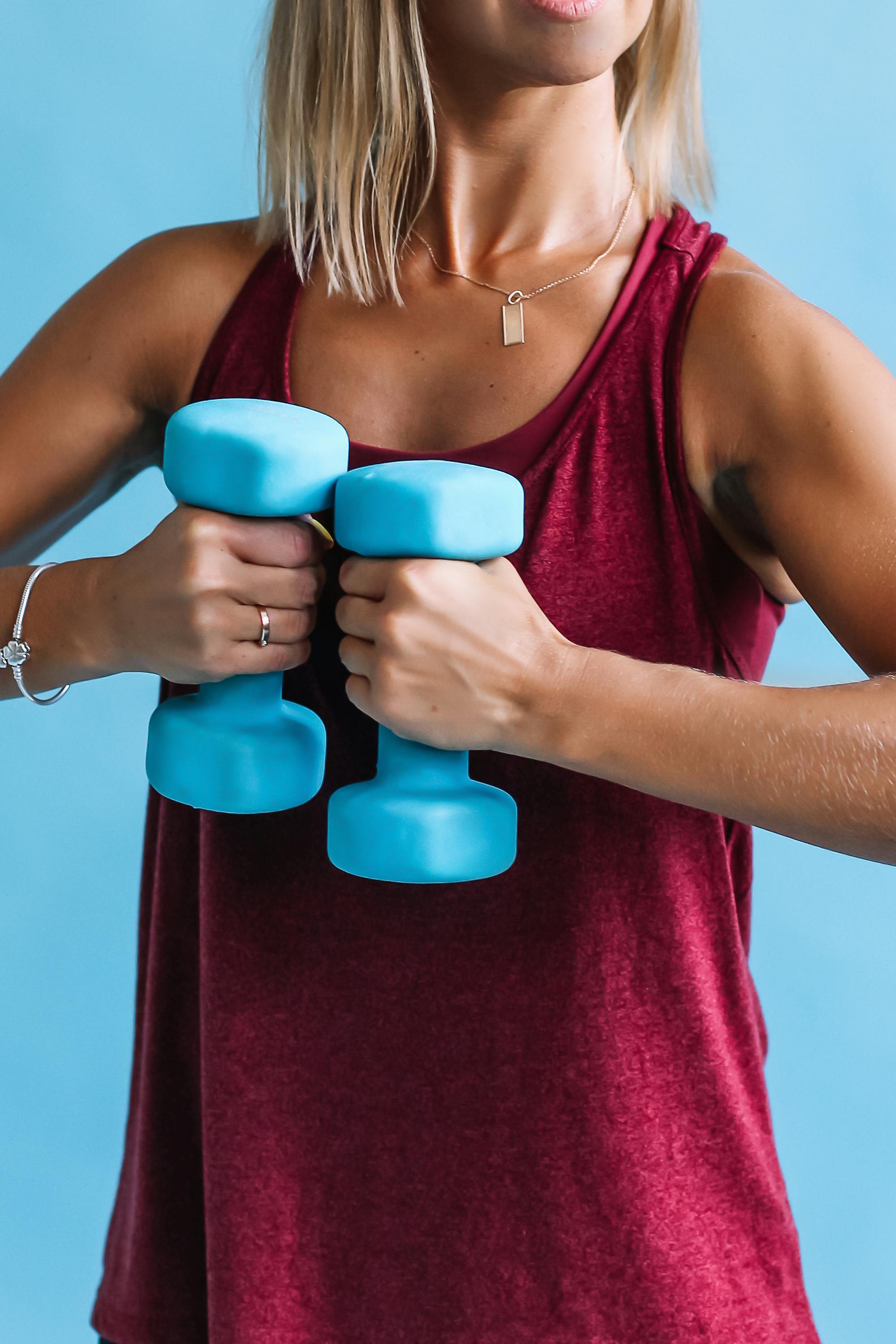 Holding Dumbbells Photos, Download The BEST Free Holding Dumbbells ...