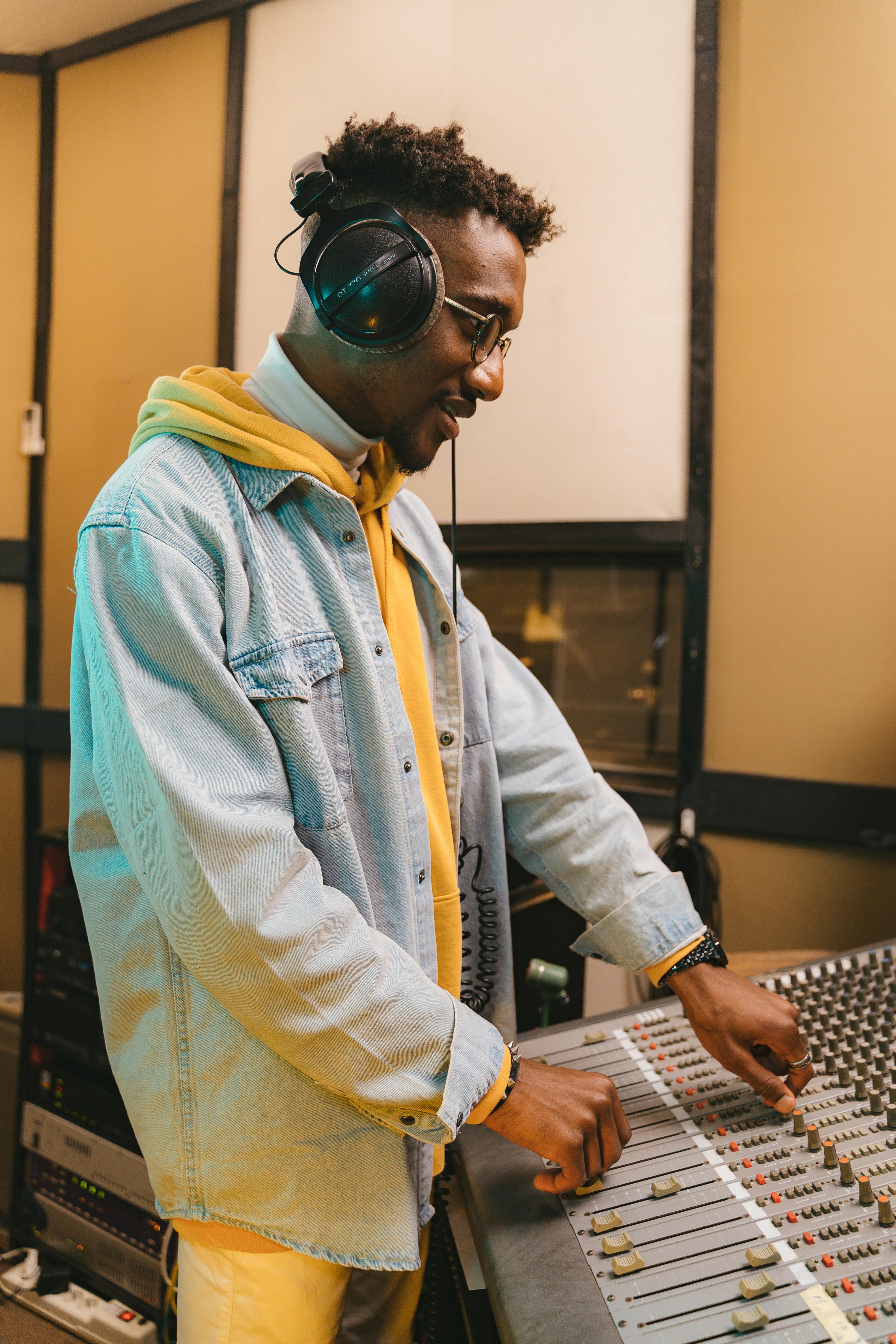 Soundboard Operator Photos, Download The BEST Free Soundboard Operator ...