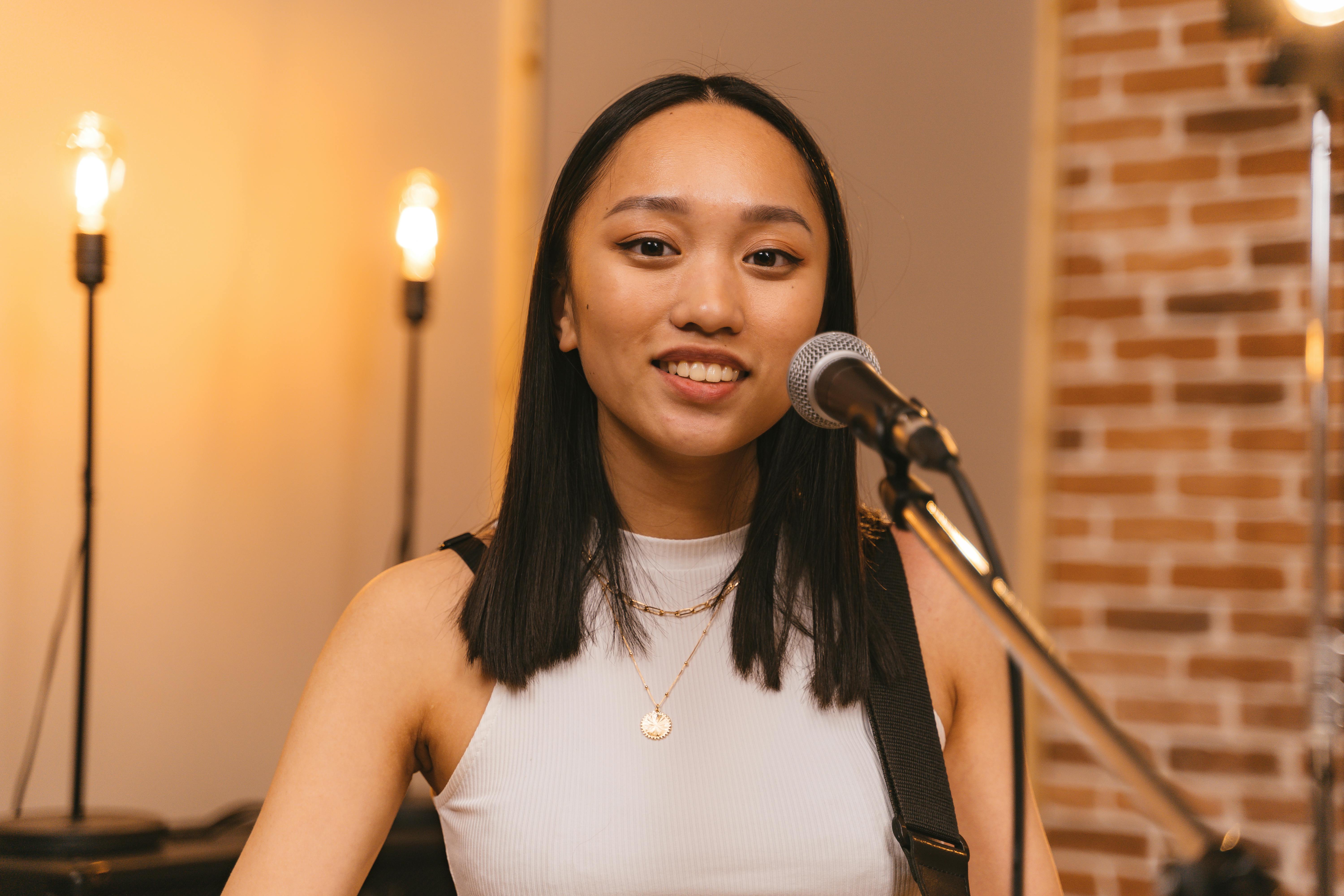 Asian Singer Photos, Download The BEST Free Asian Singer Stock Photos ...