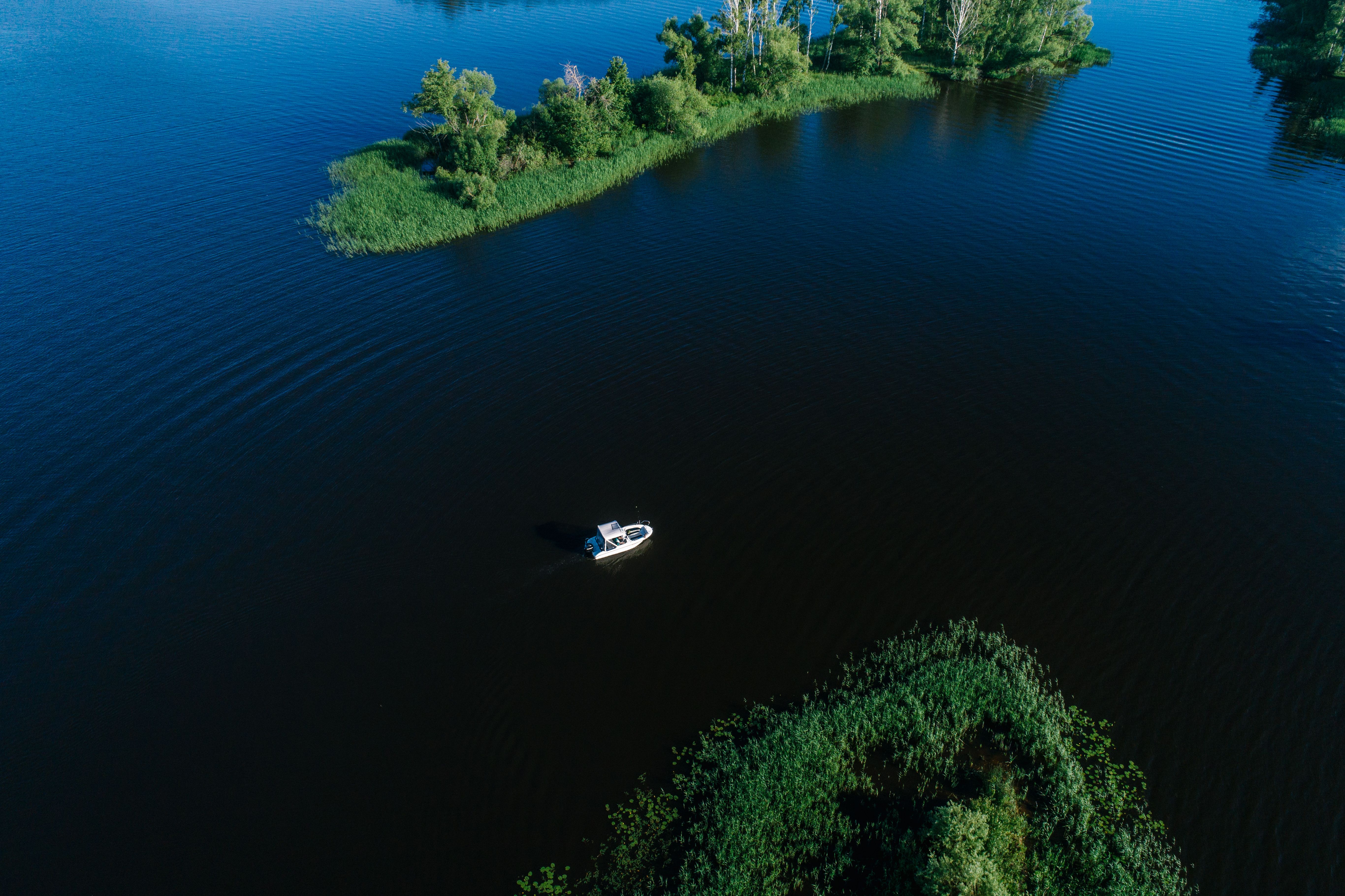 Floating Green Island Photos, Download The BEST Free Floating Green ...