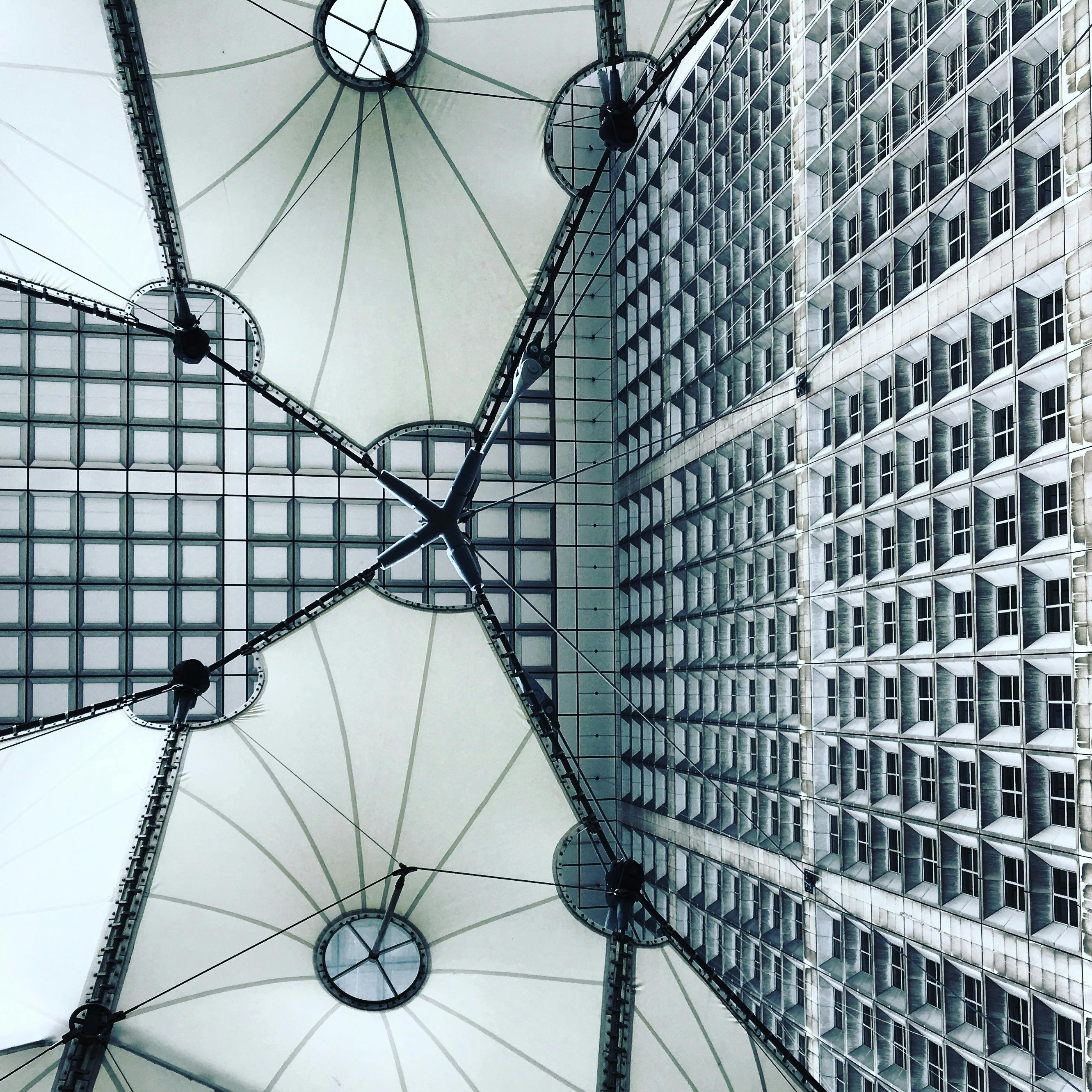 Gray Concrete High-rise Building · Free Stock Photo