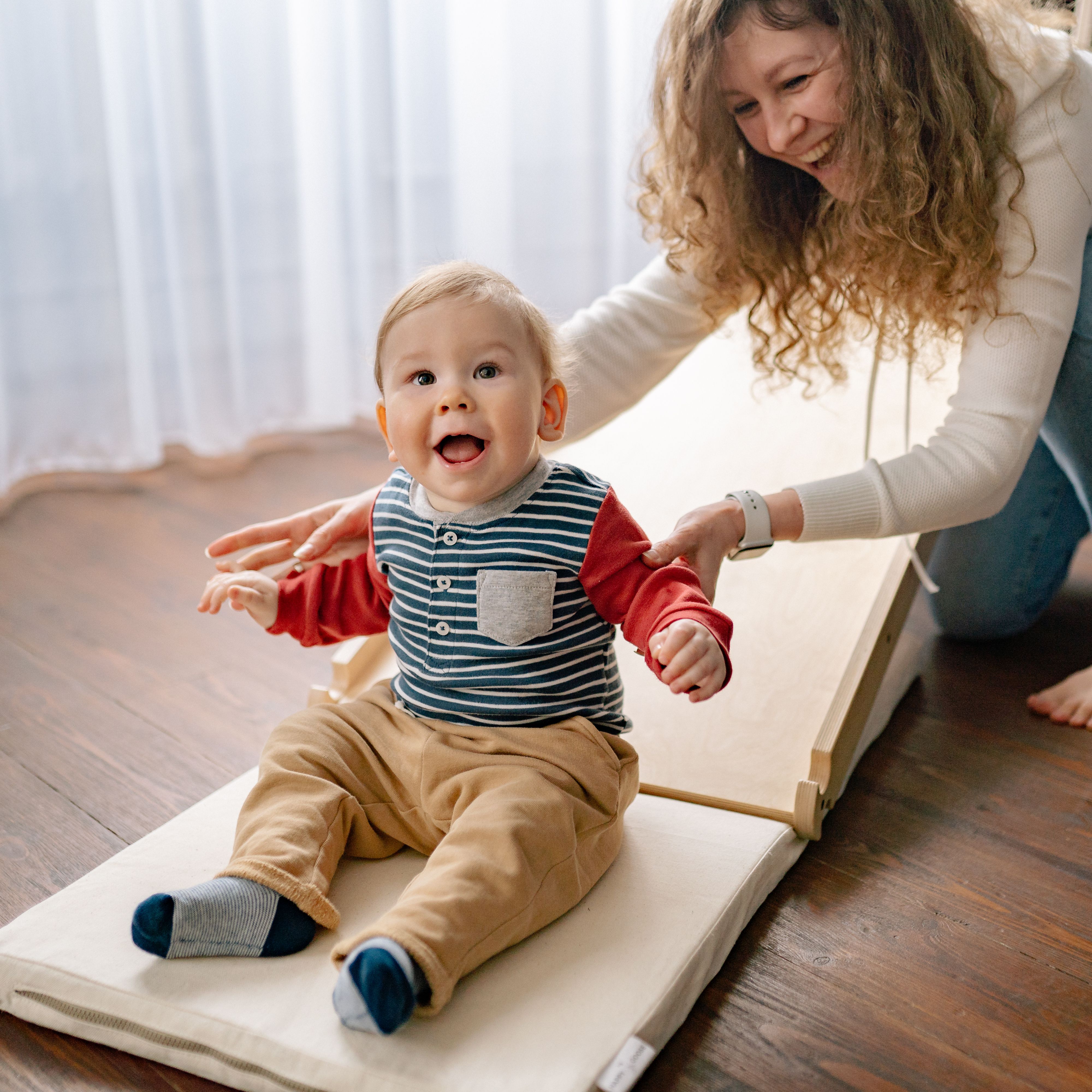 Child throwing Bottles to Box · Free Stock Photo