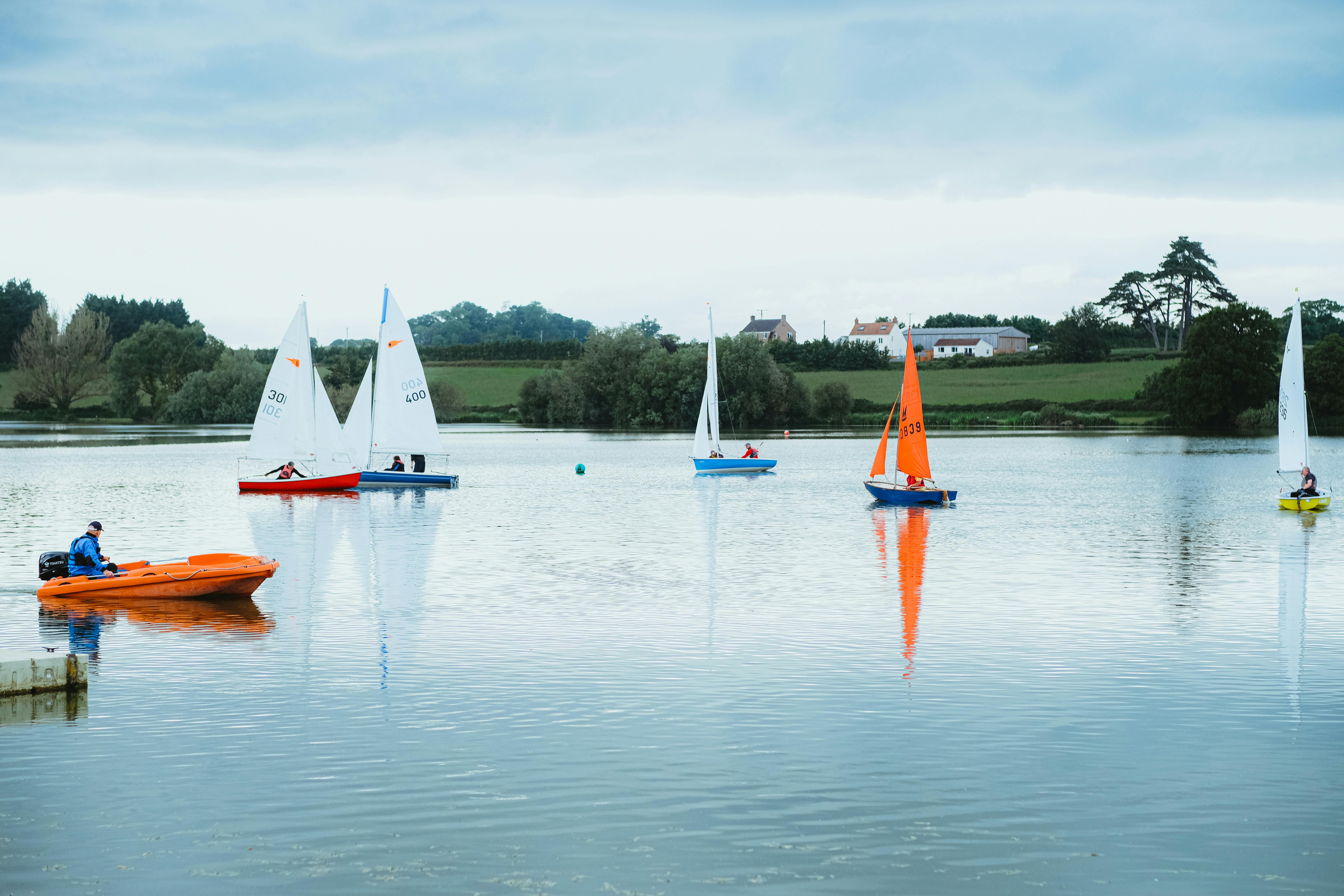 Boats on a River · Free Stock Photo