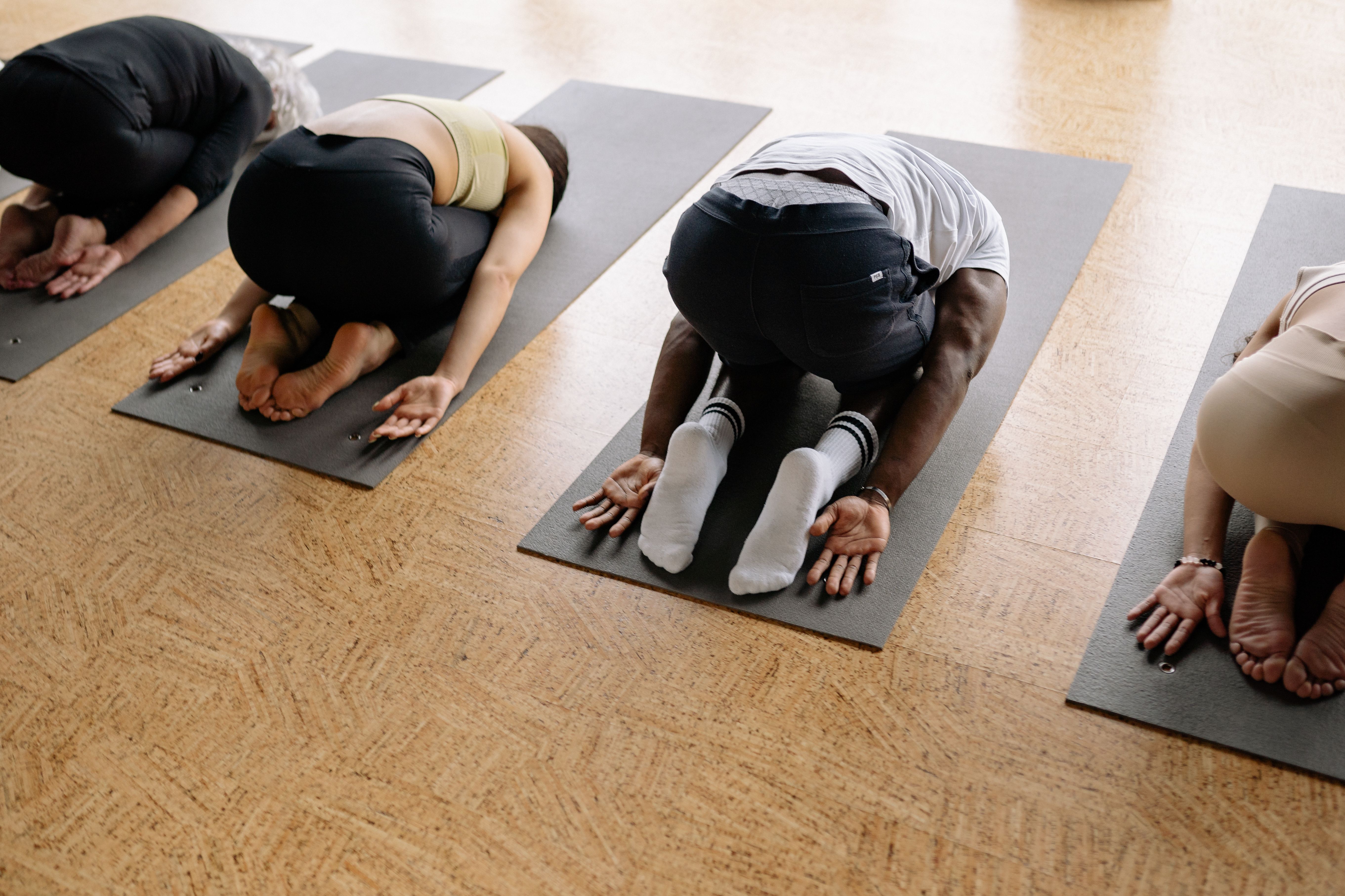Woman Doing Sit-ups · Free Stock Photo