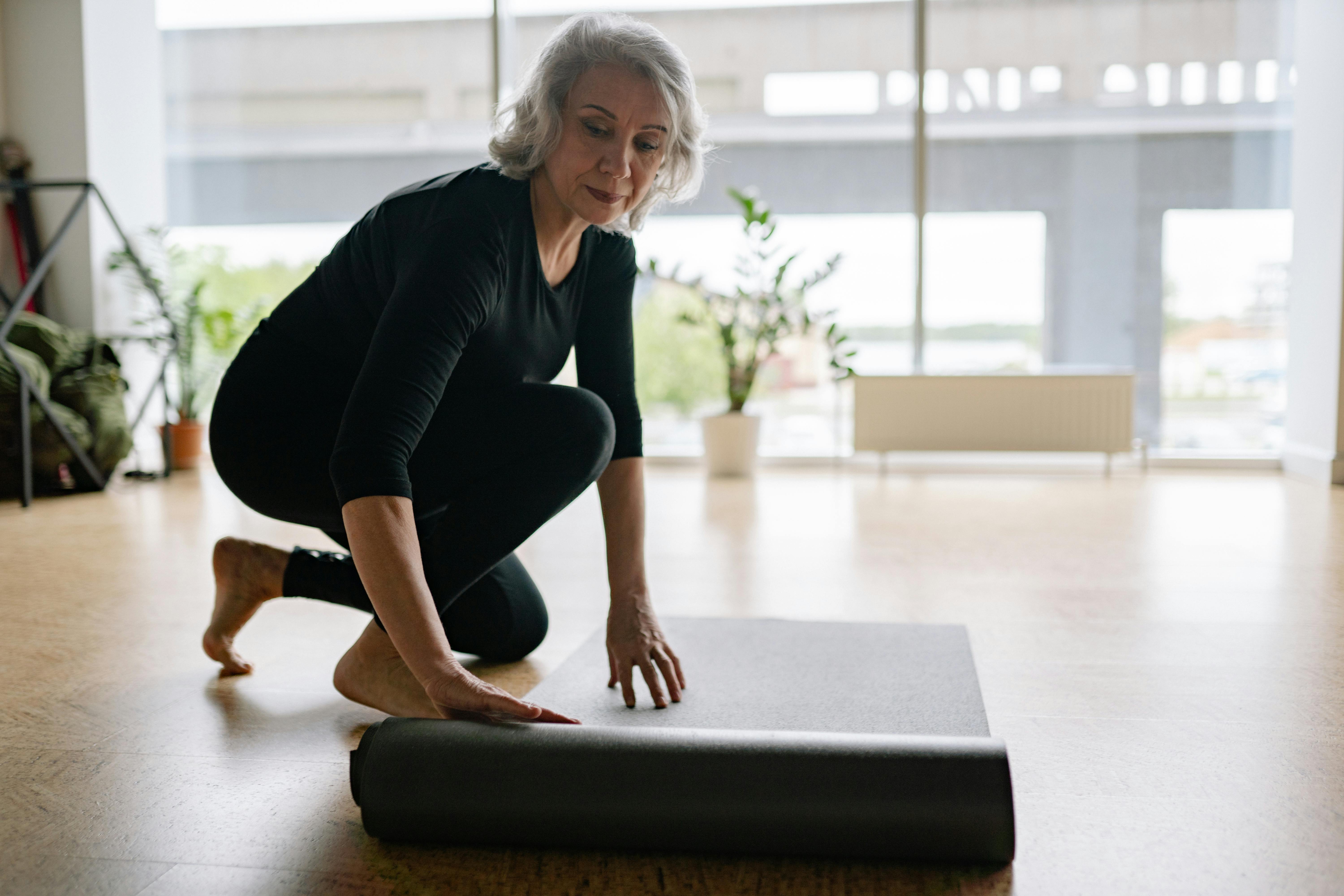 People Doing Raised Hands Pose in Yoga Class · Free Stock Photo