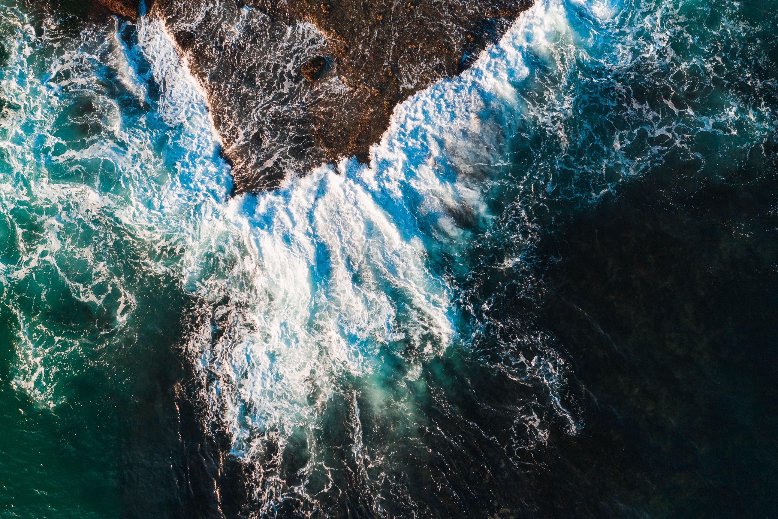 Deep Ocean Rocks Photos, Download Free Deep Ocean Rocks Stock Photos ...