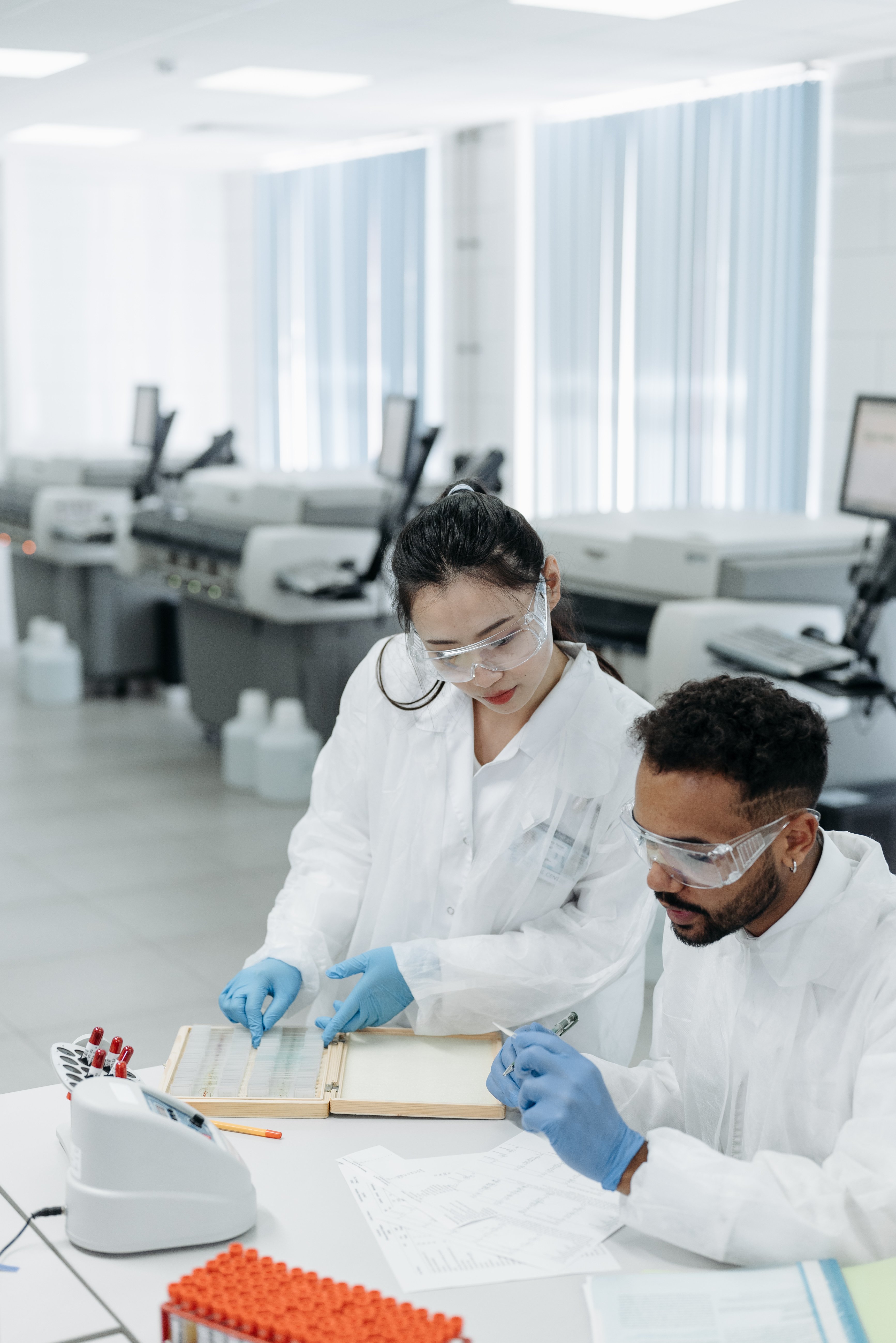 Medical Practitioners working Together · Free Stock Photo