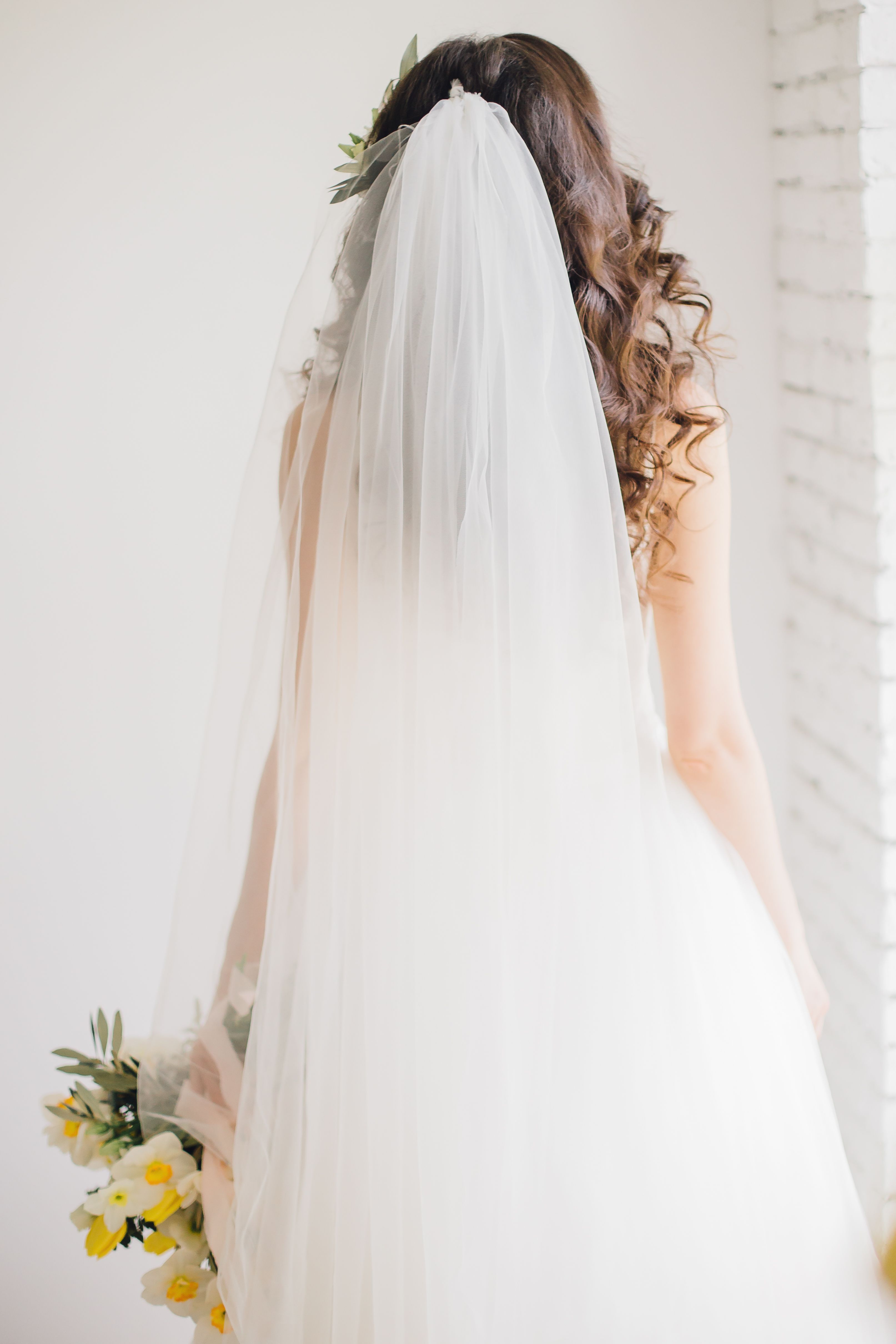 Back View of Brides Wedding Dress · Free Stock Photo