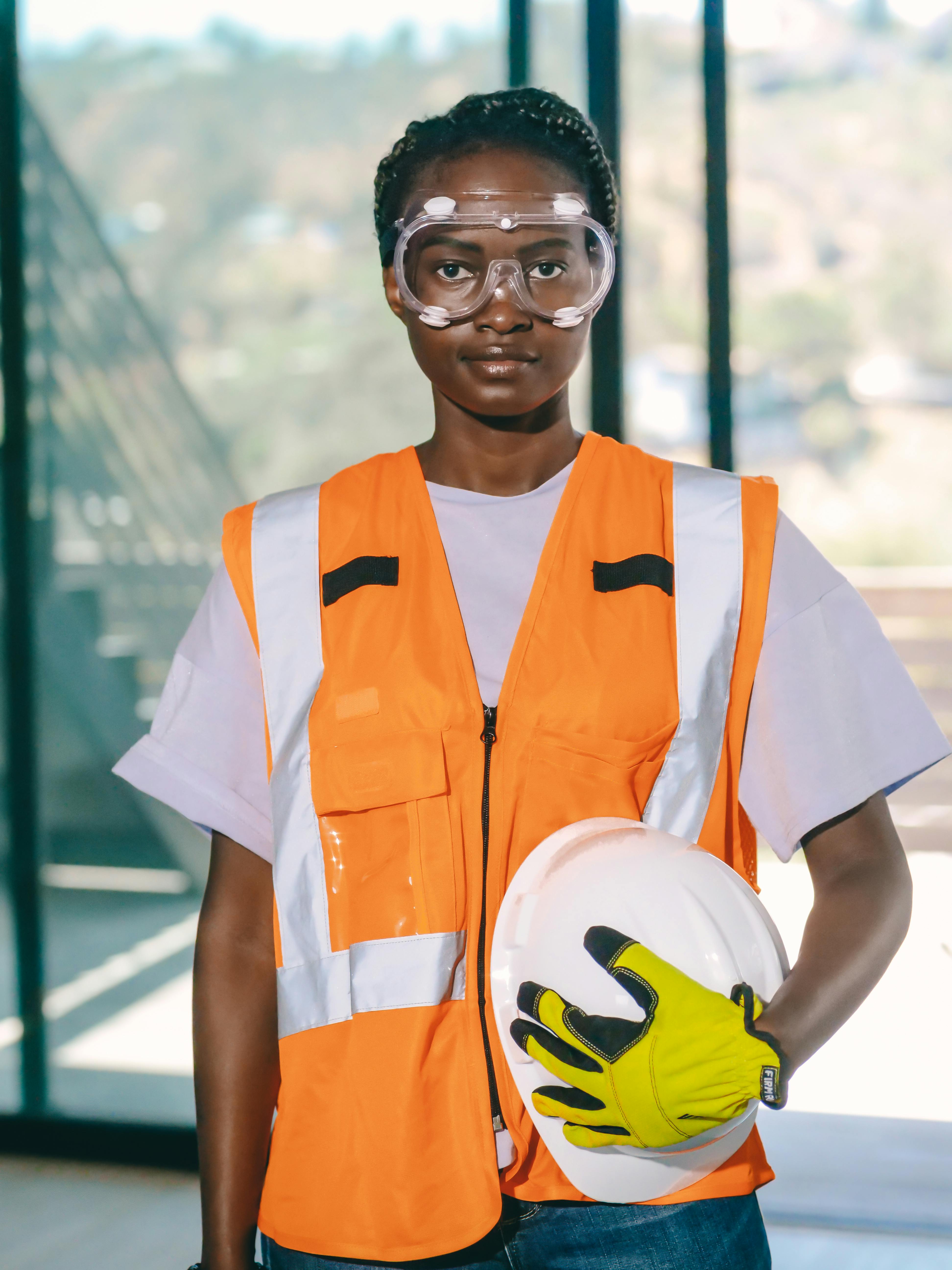 Woman Engineer in PPE · Free Stock Photo