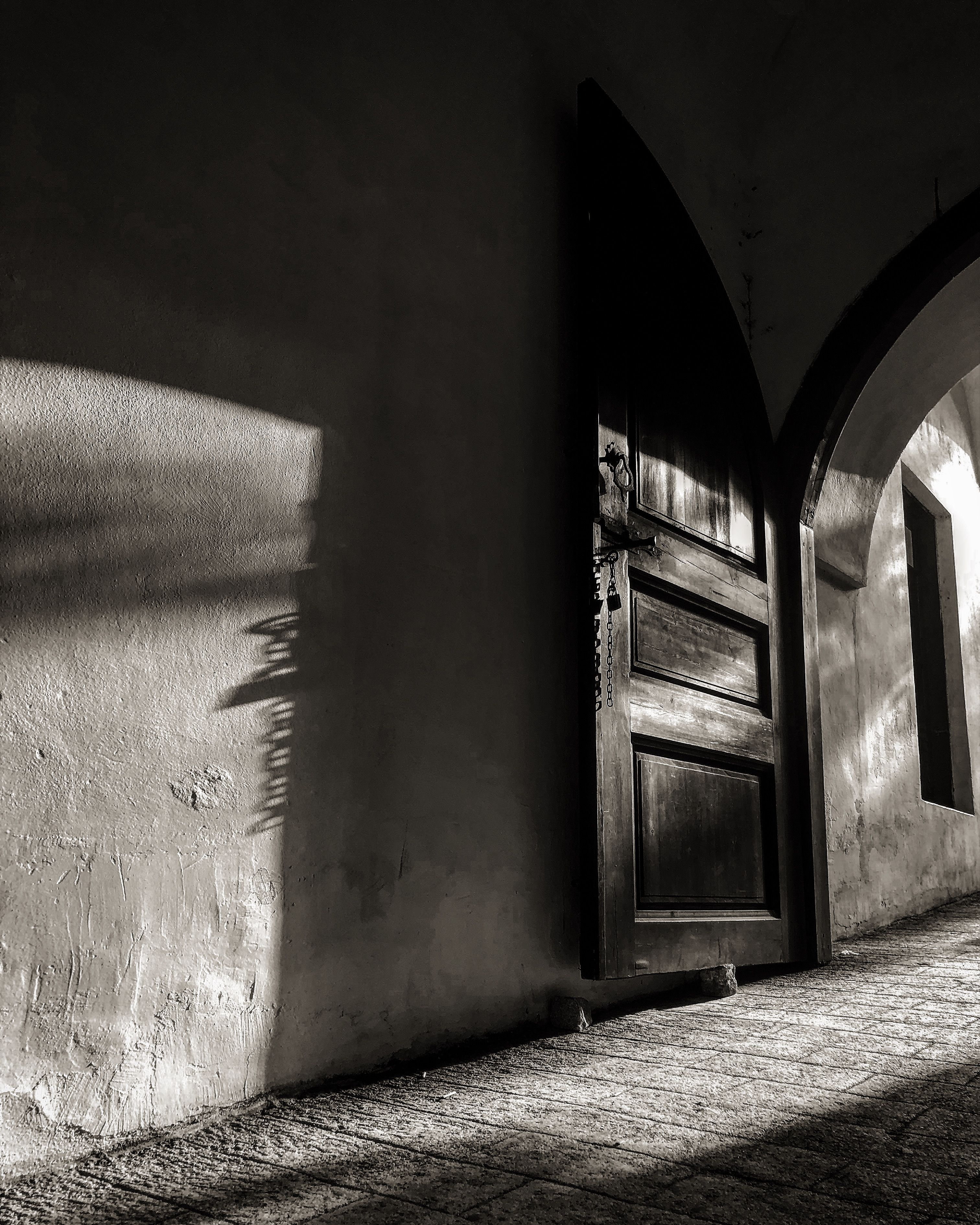 Grayscale Photo of Walls and Corners · Free Stock Photo