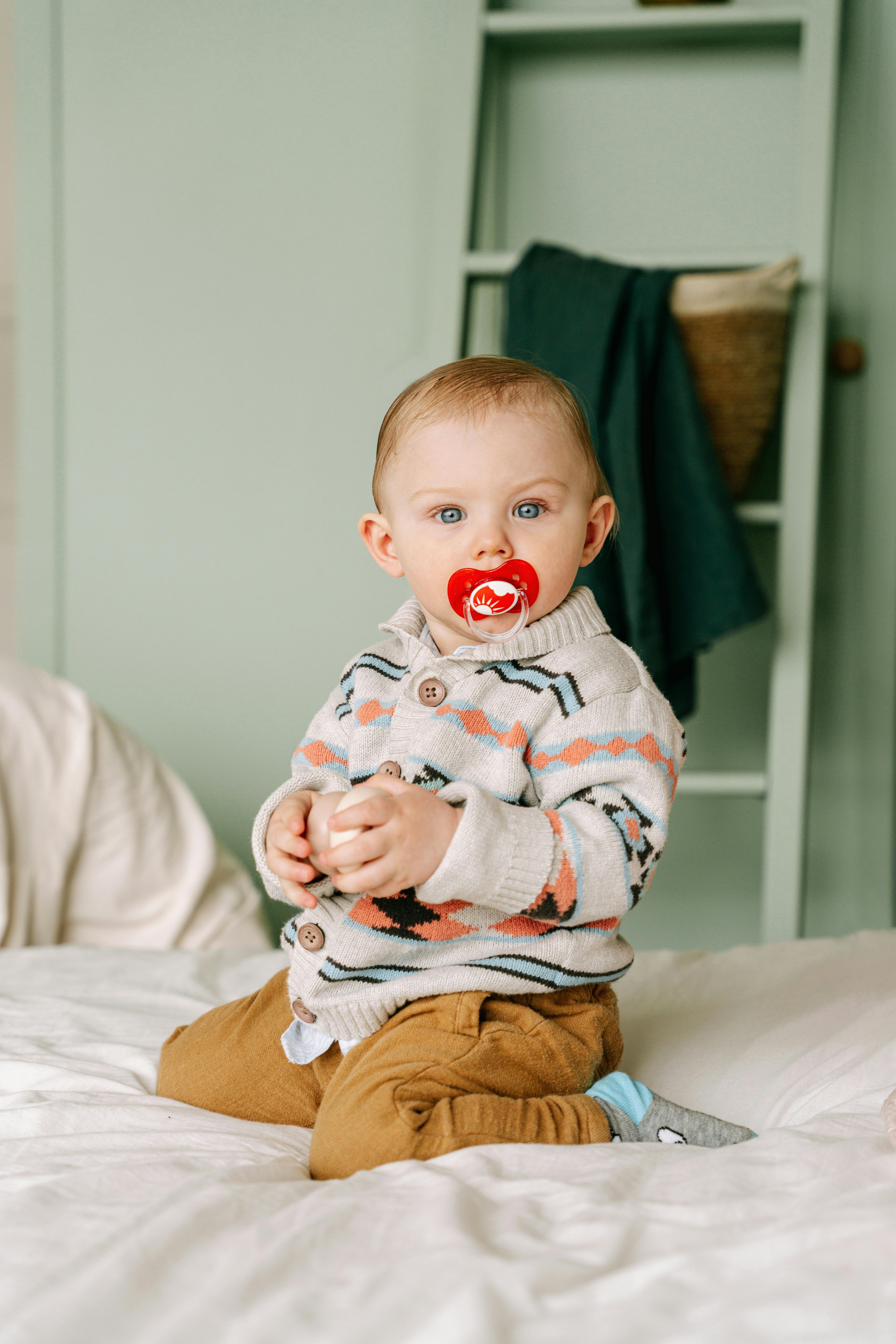 Pacifier Background Photos, Download The BEST Free Pacifier Background ...