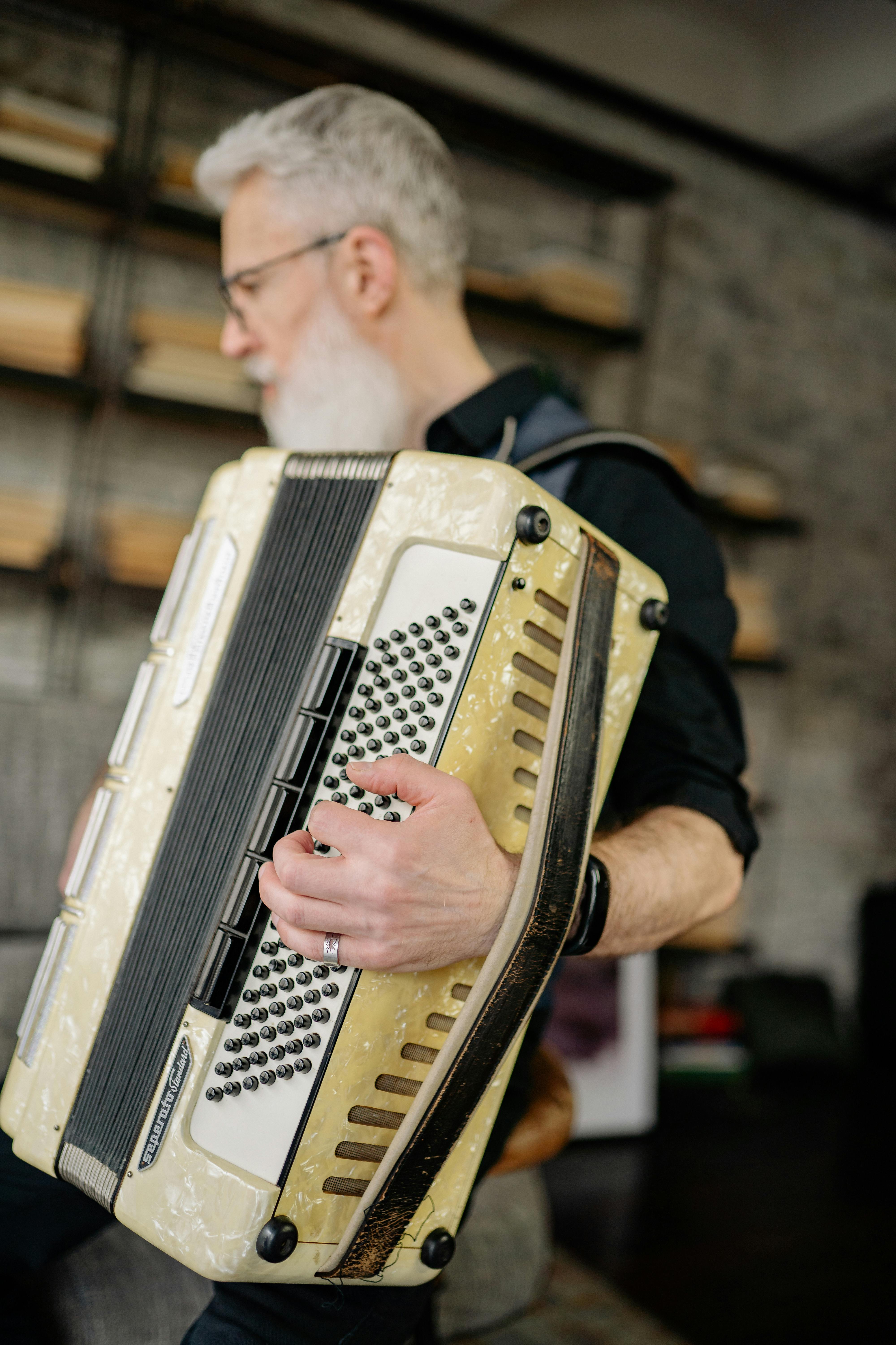 245+ Fotos y Imágenes de Acordeon Gratis · Banco de Fotos Gratis