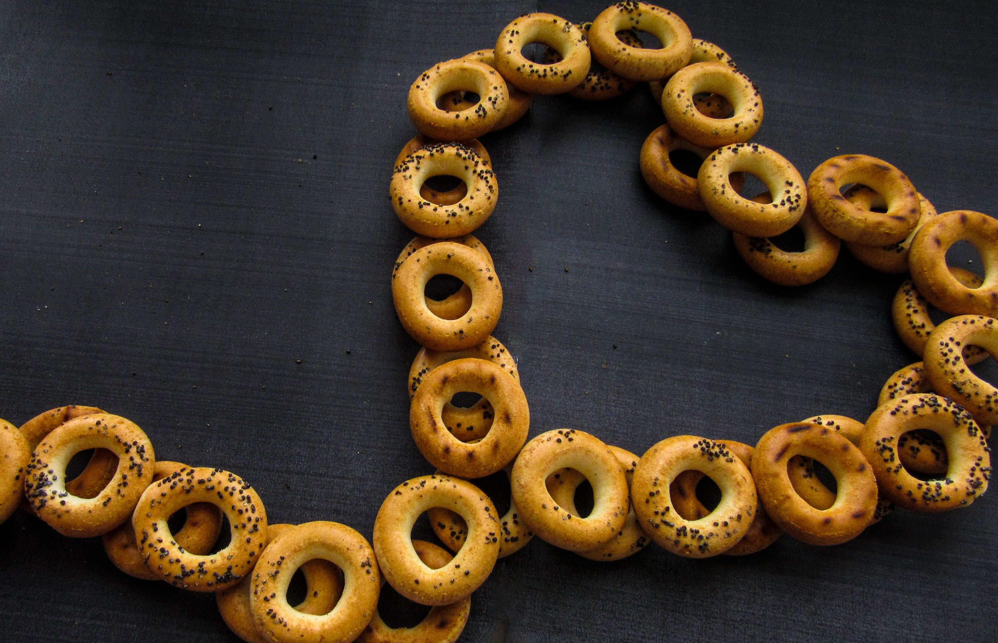 Close-Up Shot of Bagels · Free Stock Photo