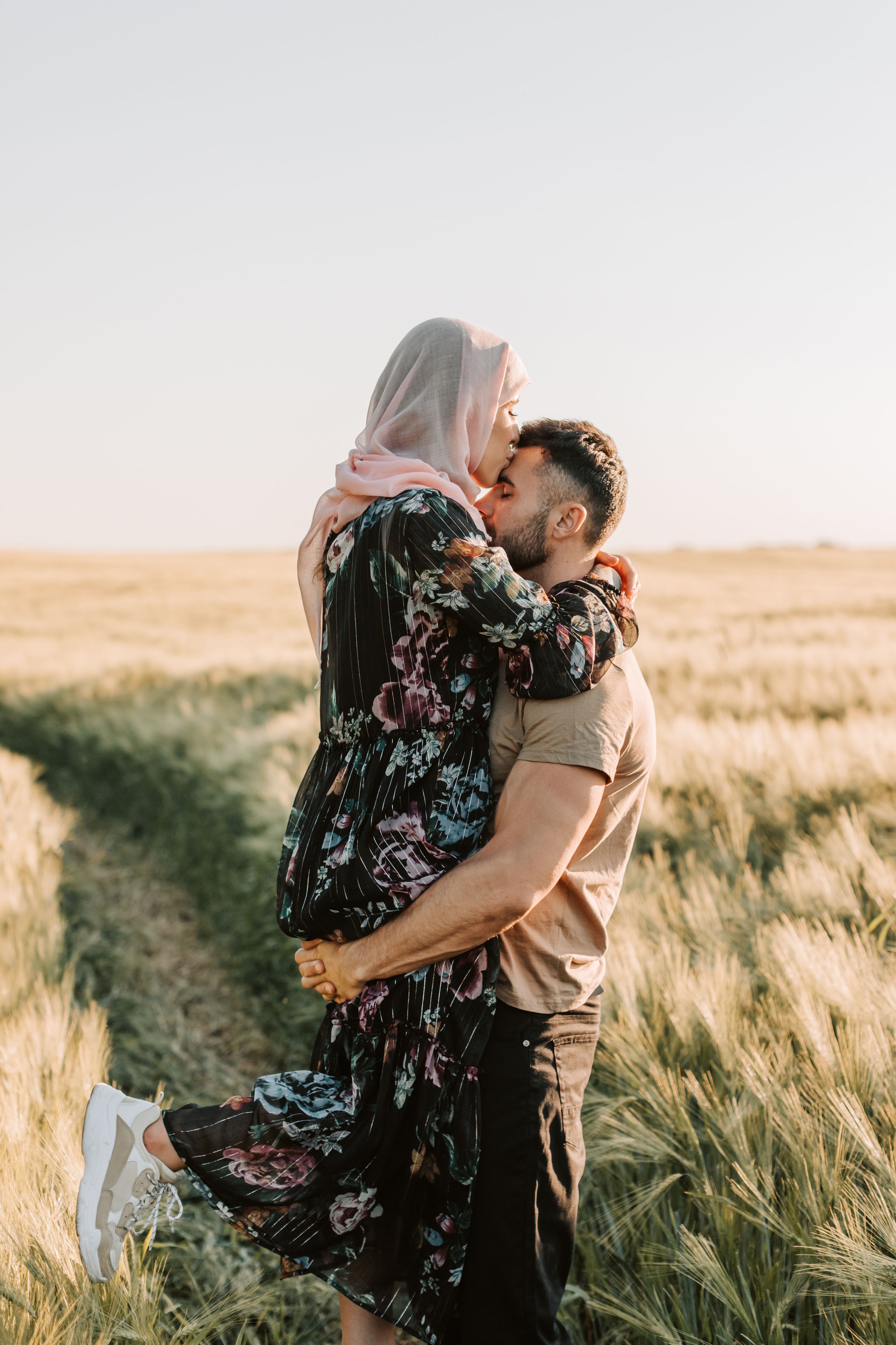 Kiss Kiss Hijab Photos, Download The BEST Free Kiss Kiss Hijab Stock ...