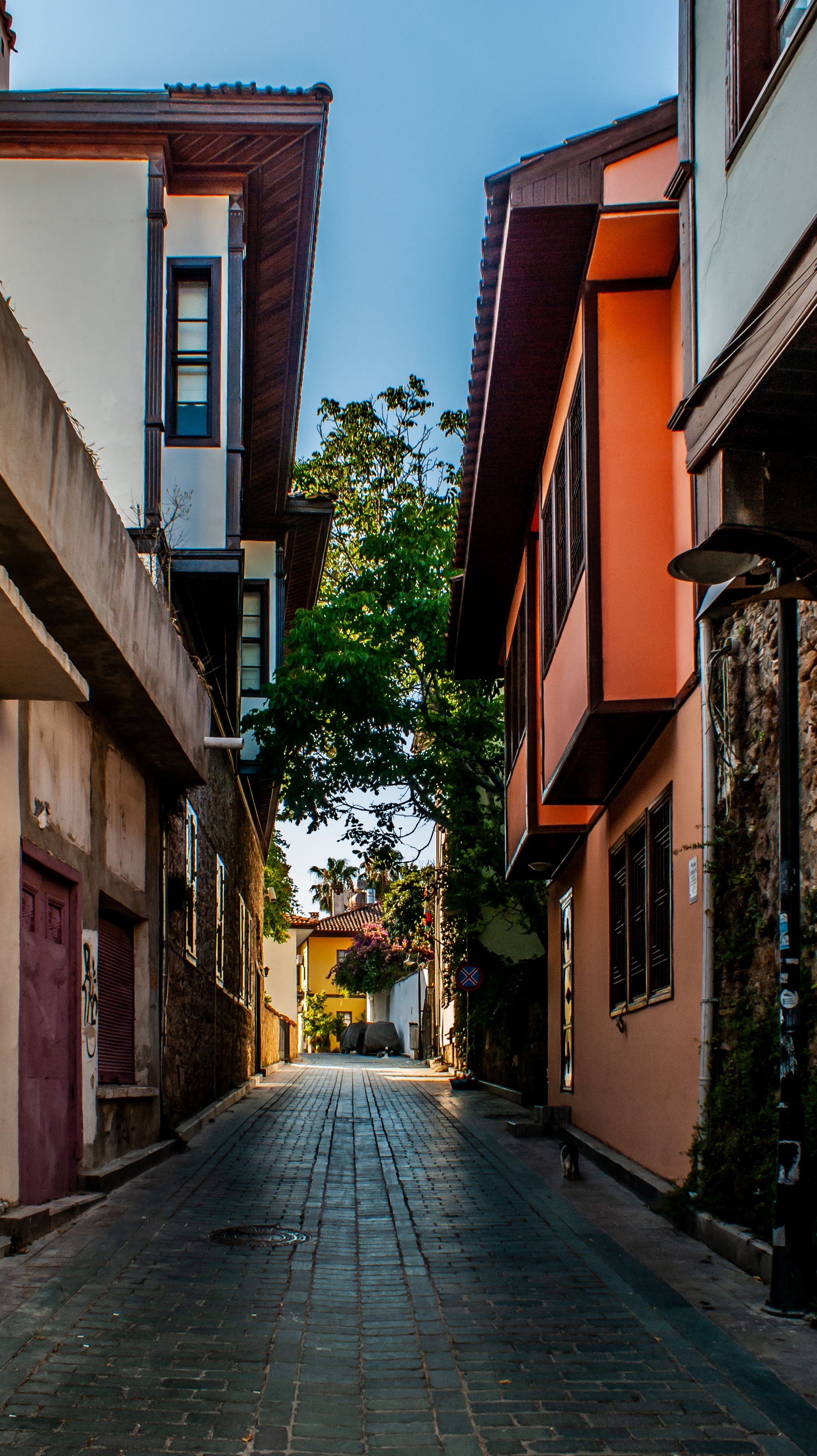 Narrow Alley Between Houses · Free Stock Photo