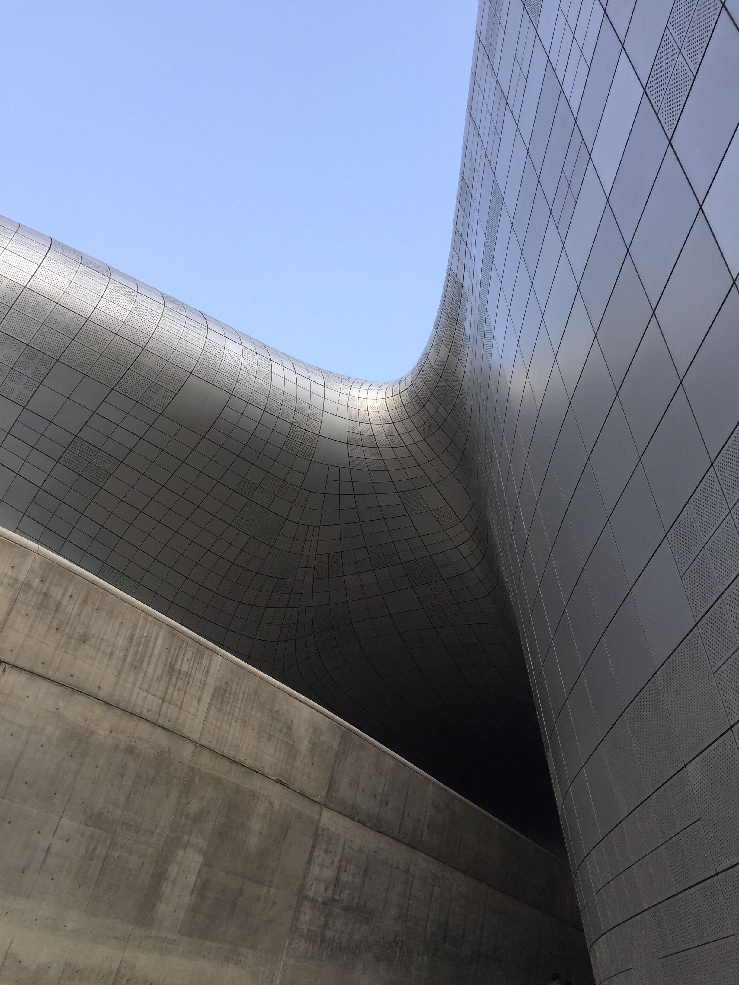 Zaha Hadids Dongdaemun Design Plaza Complex in Seoul, South Korea ...