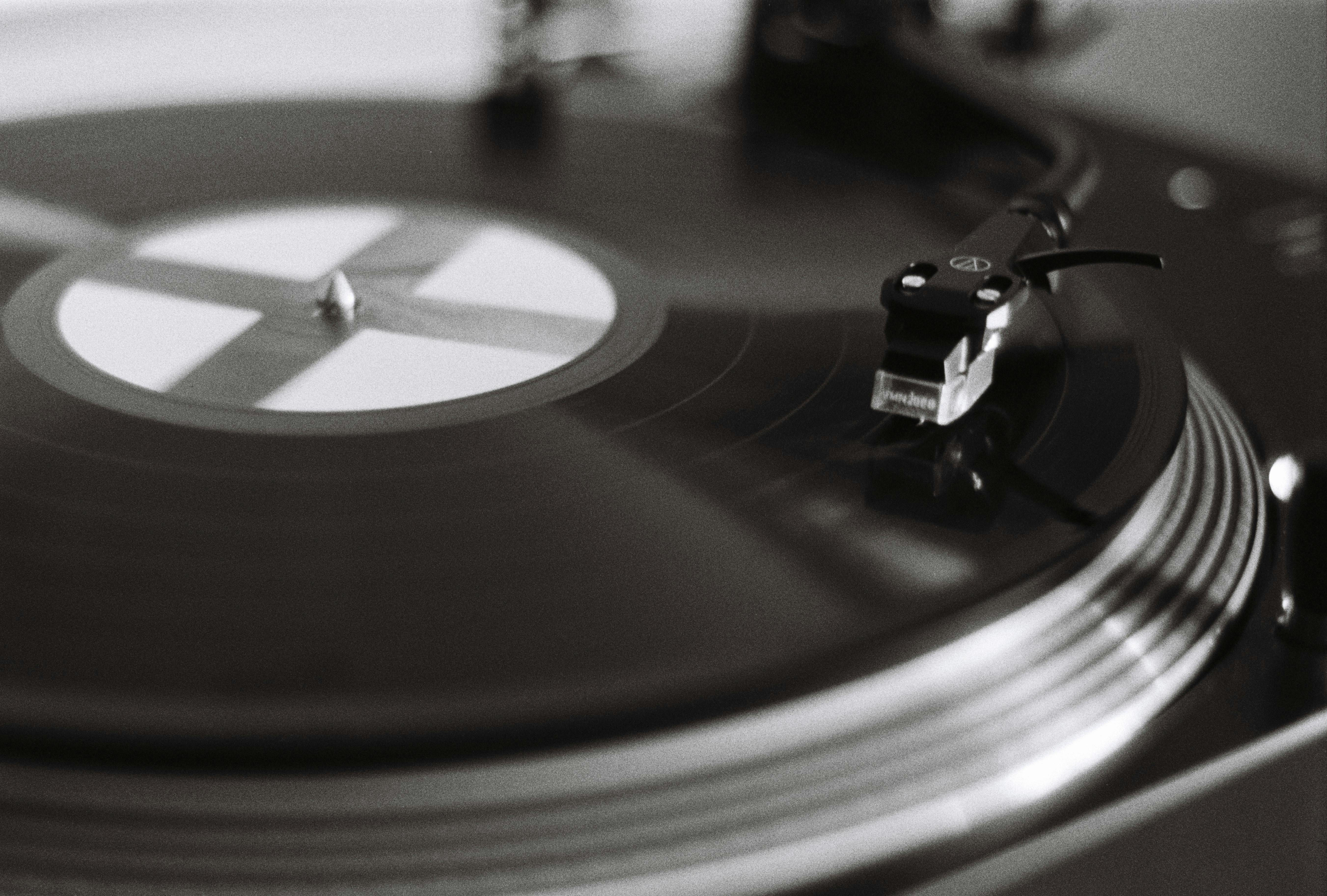 A Phonograph Record on a Turntable · Free Stock Photo