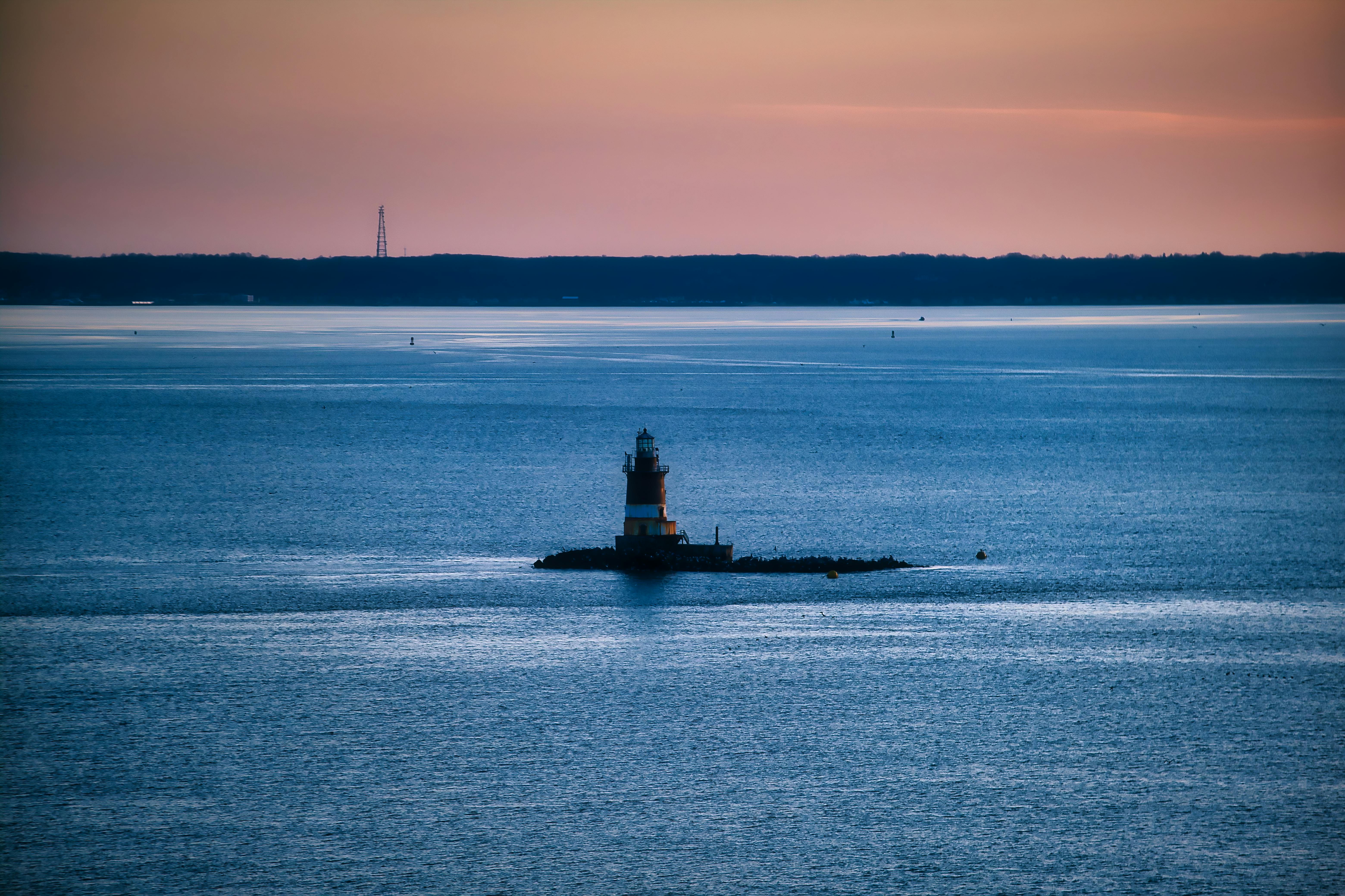 Lighthouse on Island · Free Stock Photo