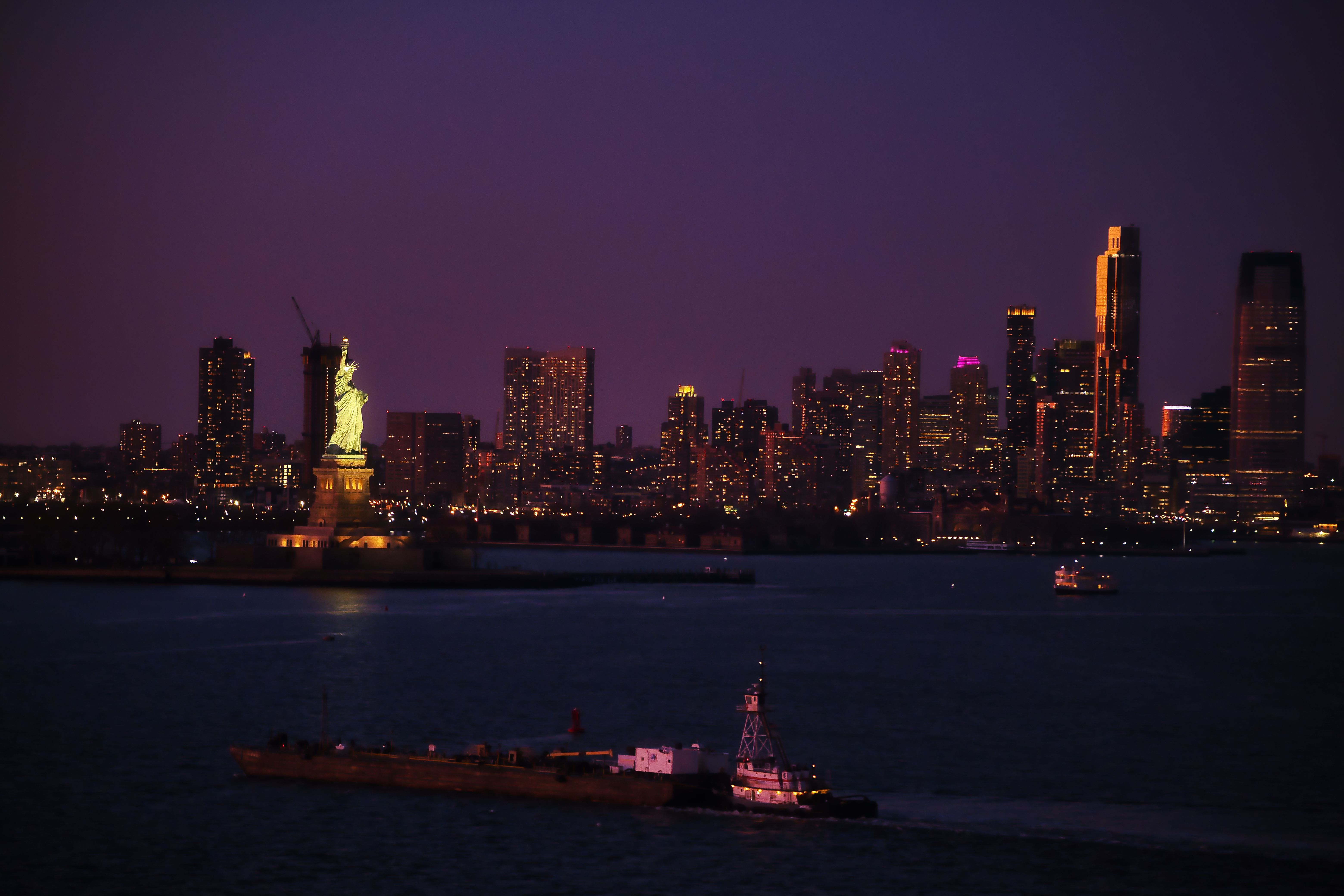 The Doha Skyline at Night · Free Stock Photo